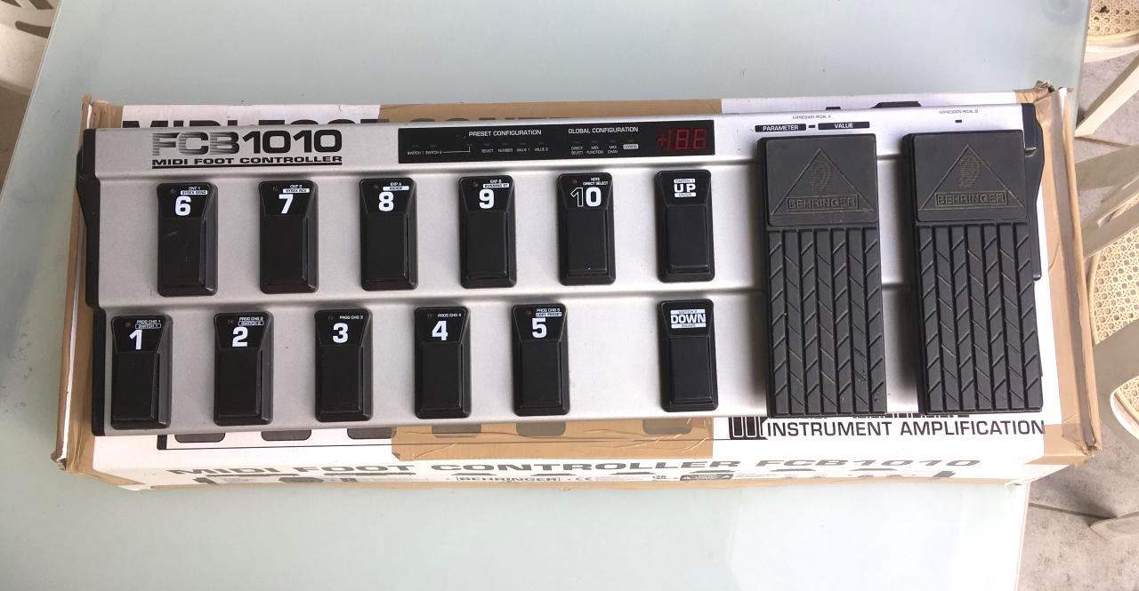 FCB1010 Midi Foot Controller Behringer - Audiofanzine