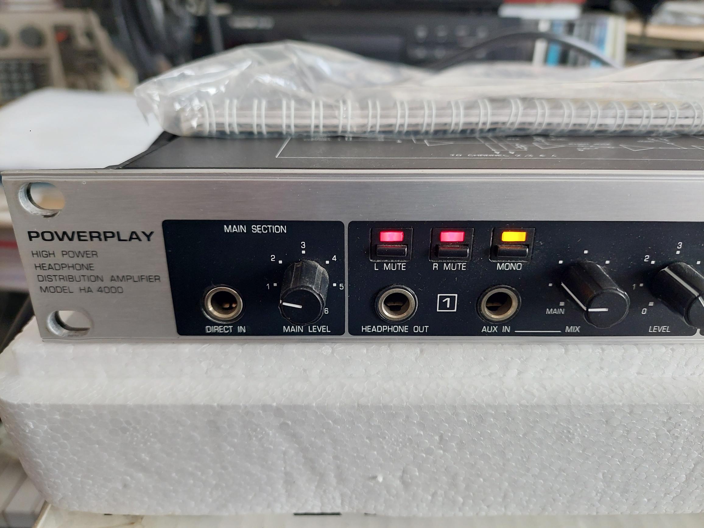 HA 4000 - Behringer HA 4000 - Audiofanzine