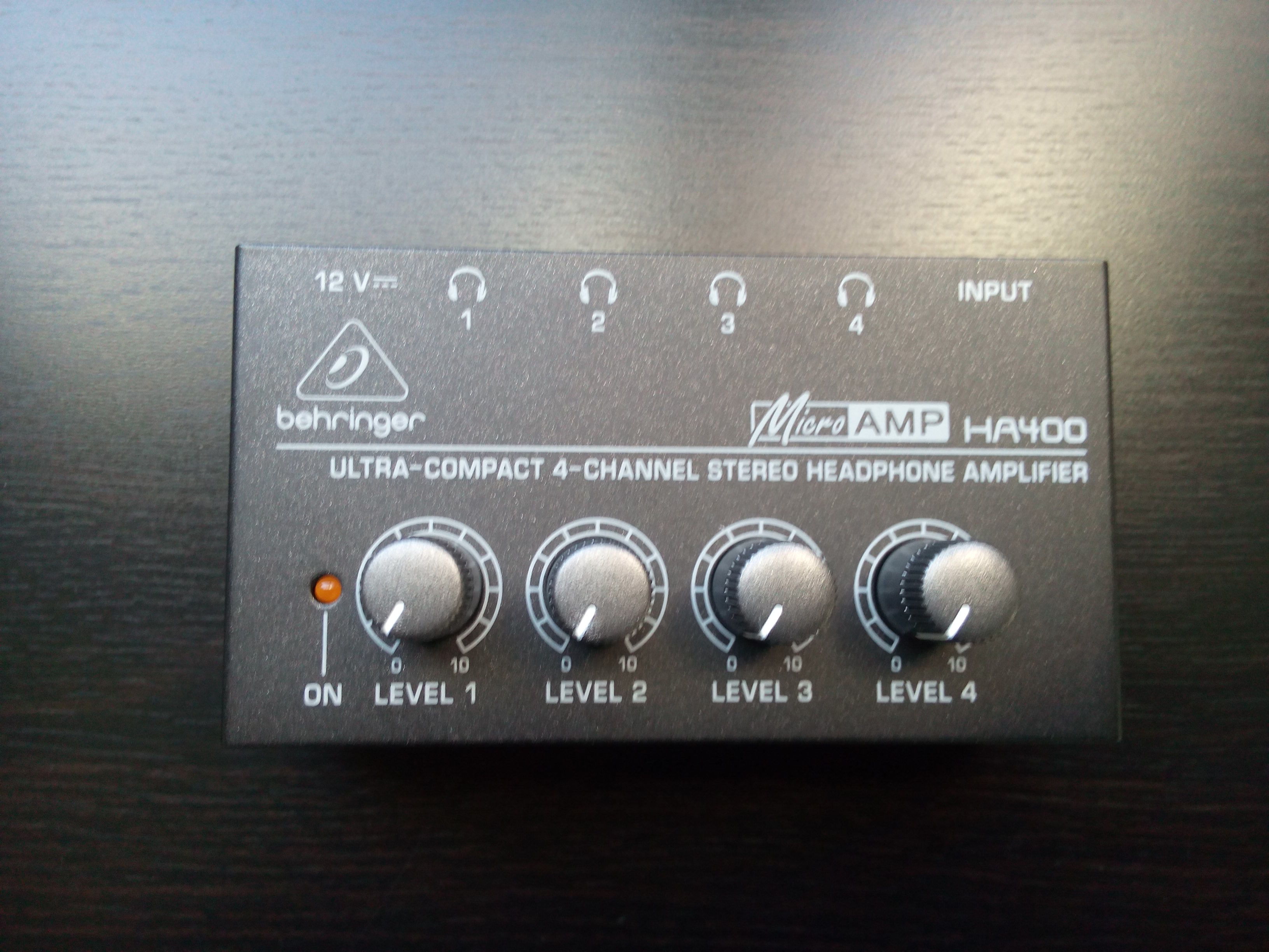MICROAMP HA400 - Behringer MICROAMP HA400 - Audiofanzine