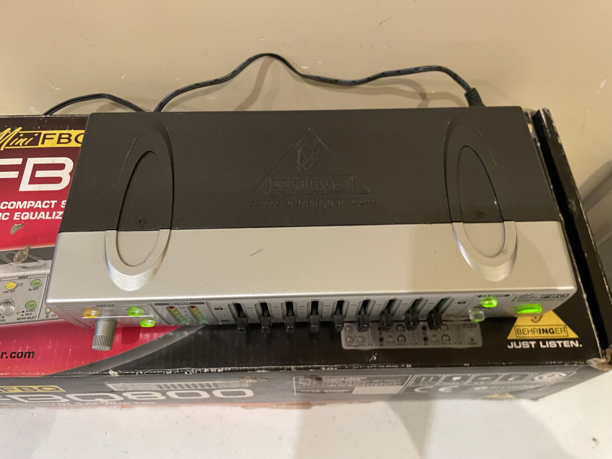 MINIFBQ FBQ800 - Behringer MINIFBQ FBQ800 - Audiofanzine