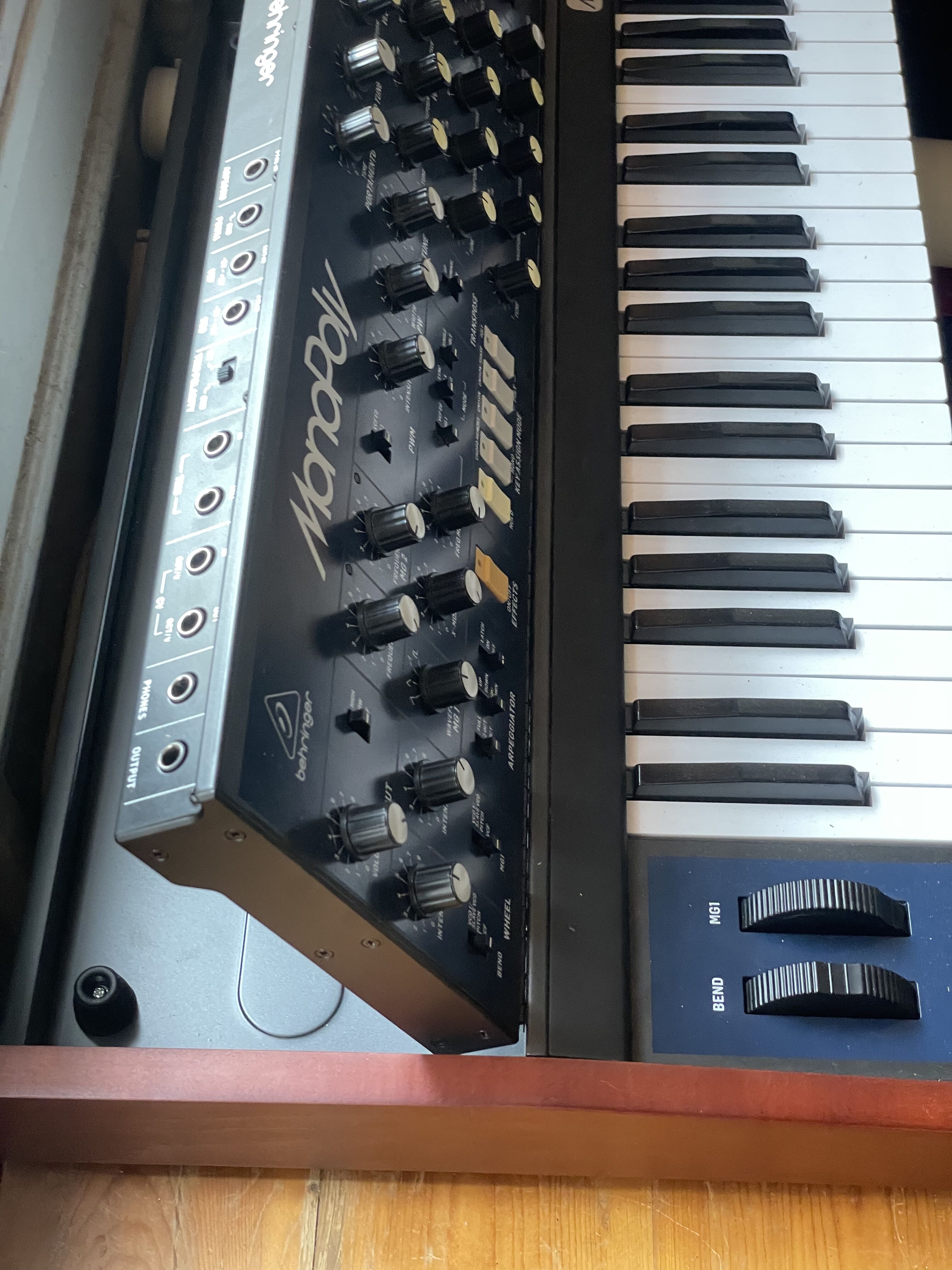 MonoPoly - Behringer MonoPoly - Audiofanzine