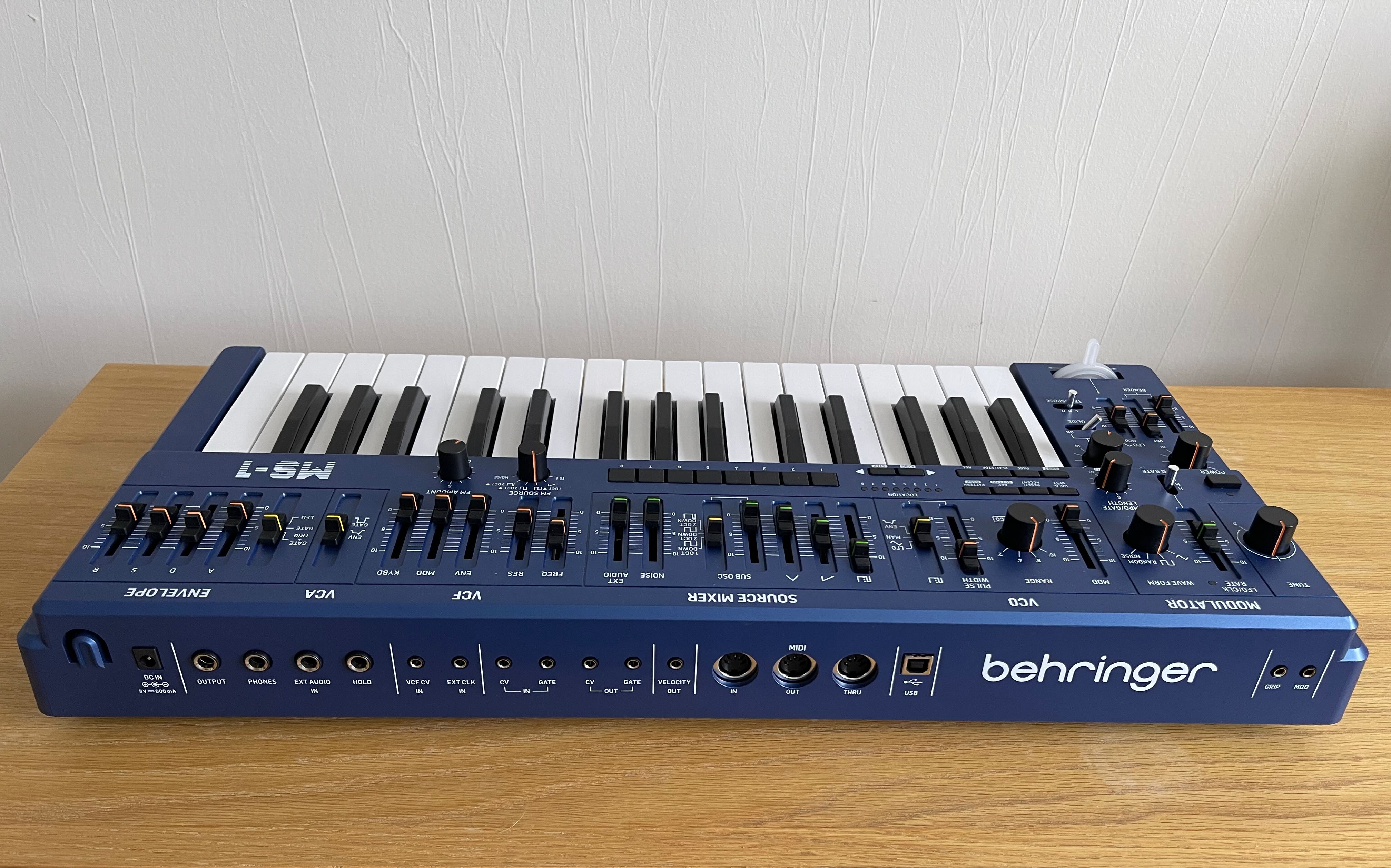 MS-1 - Behringer MS-1 - Audiofanzine