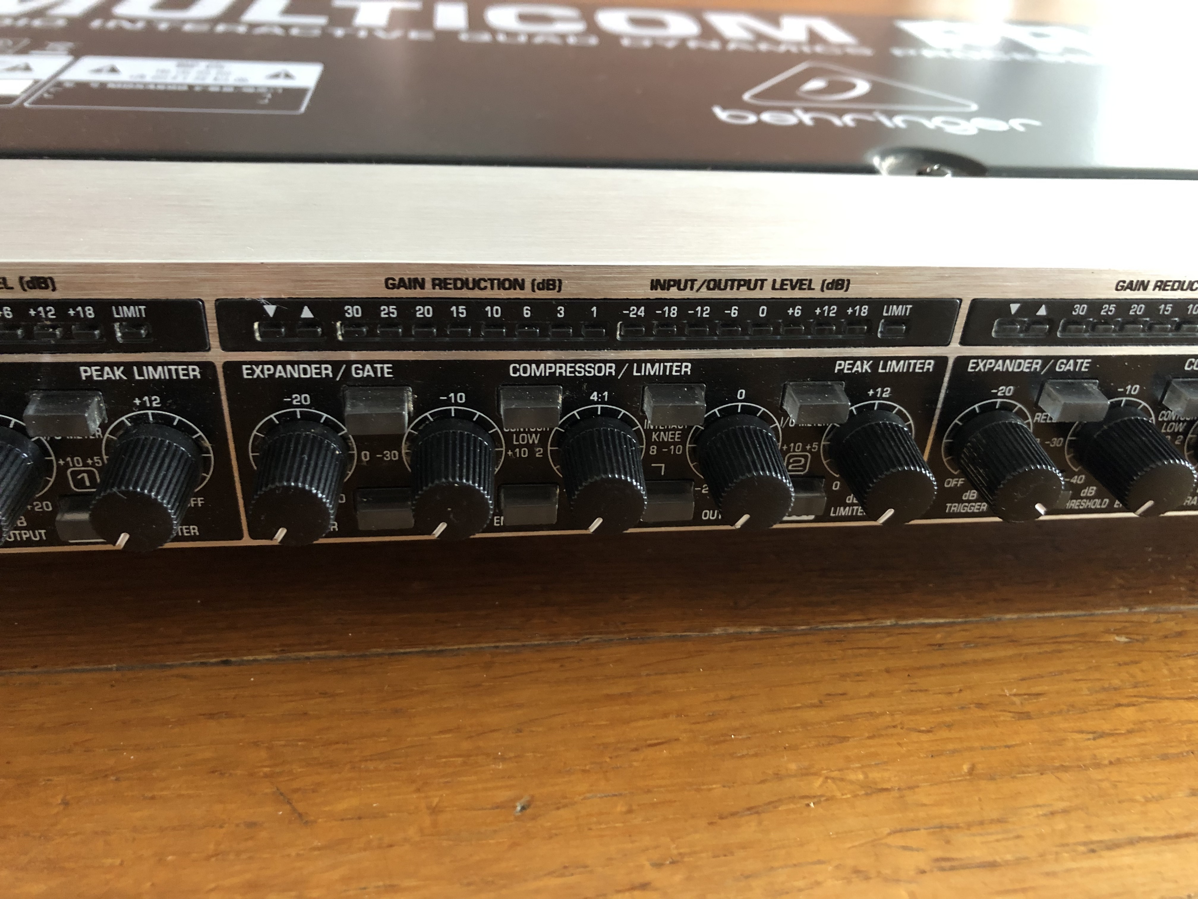 Multicom Pro-XL MDX4600 - Behringer Multicom Pro-XL MDX4600 - Audiofanzine