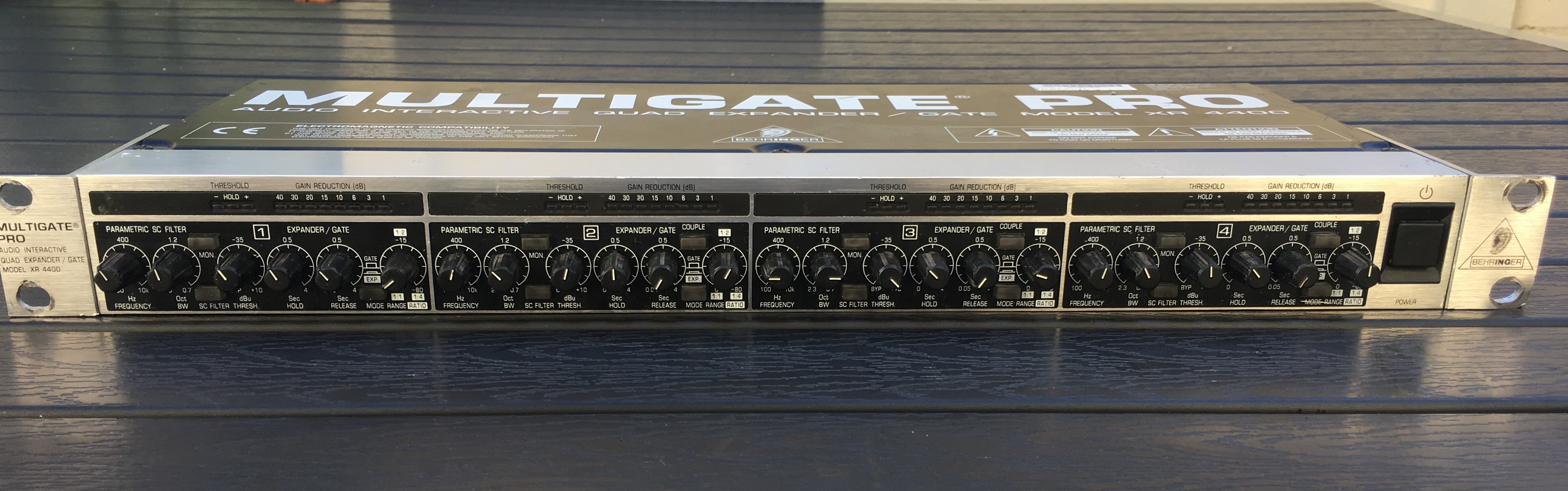 MULTIGATE PRO XR4400 - Behringer Multigate Pro XR4400 - Audiofanzine