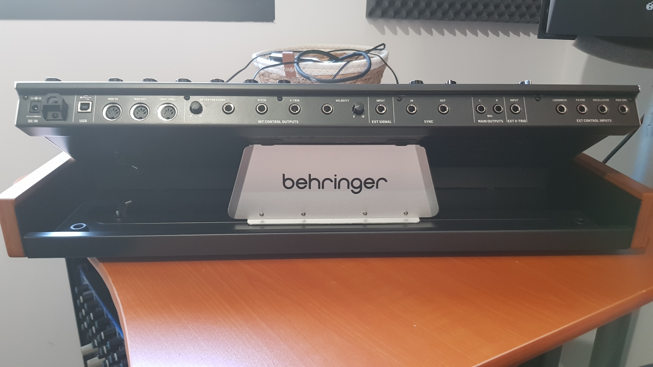 Poly D - Behringer Poly D - Audiofanzine