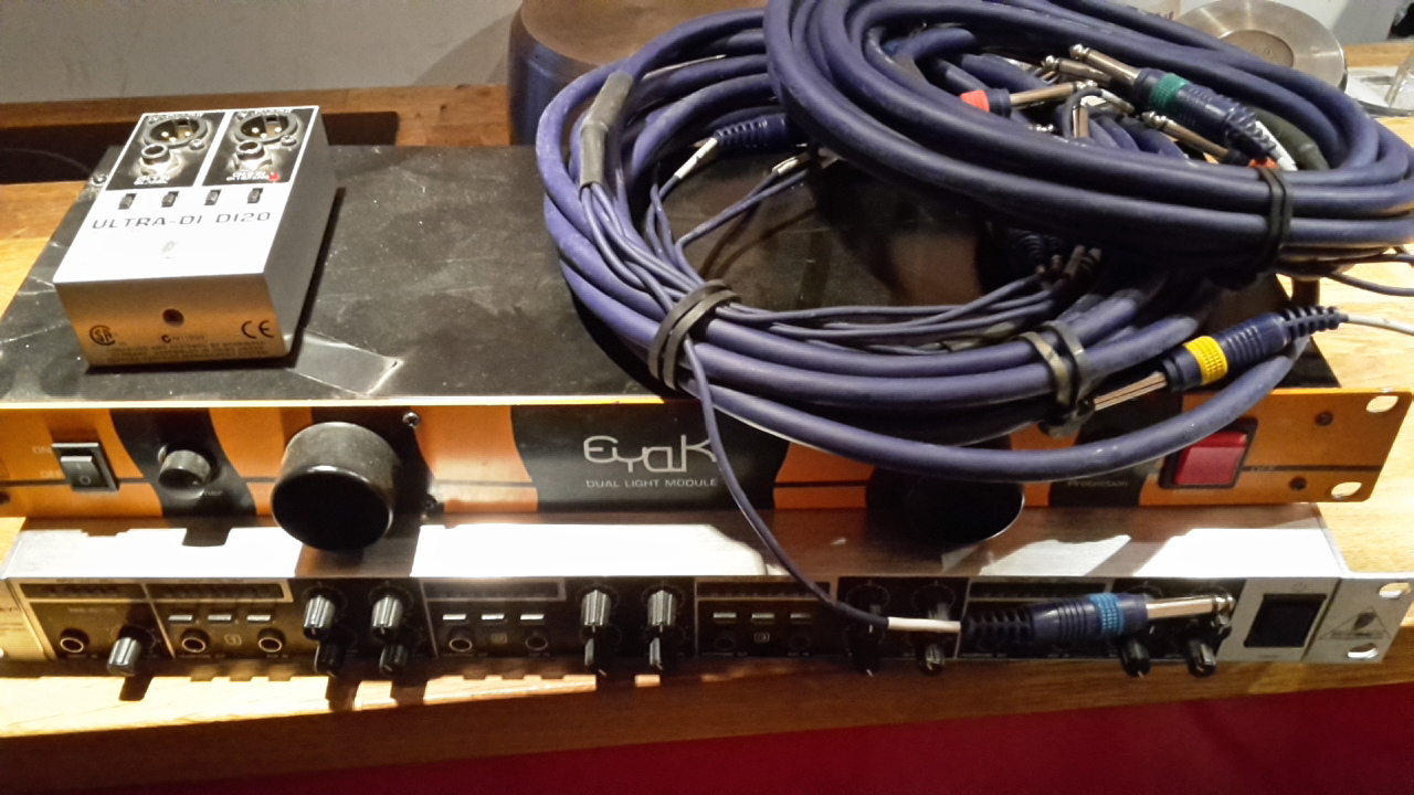 POWERPLAY PRO-8 HA8000 - Behringer Powerplay Pro-8 HA8000 - Audiofanzine