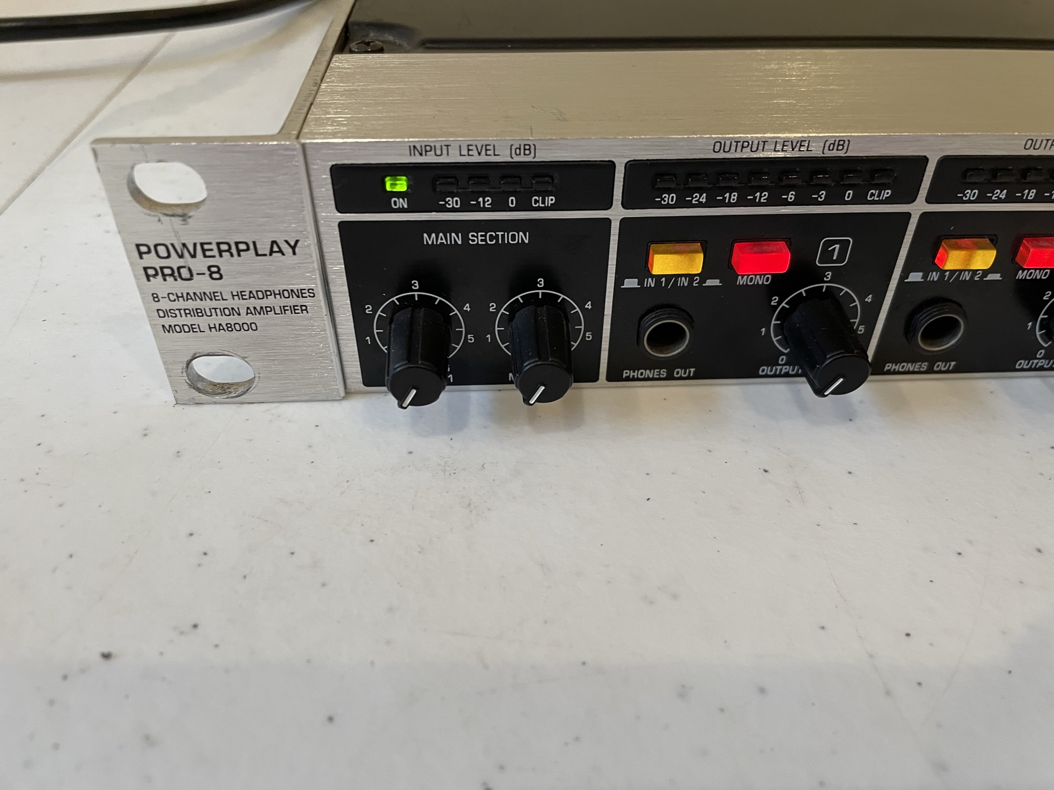 Powerplay Pro-8 HA8000 - Behringer Powerplay Pro-8 HA8000 - Audiofanzine