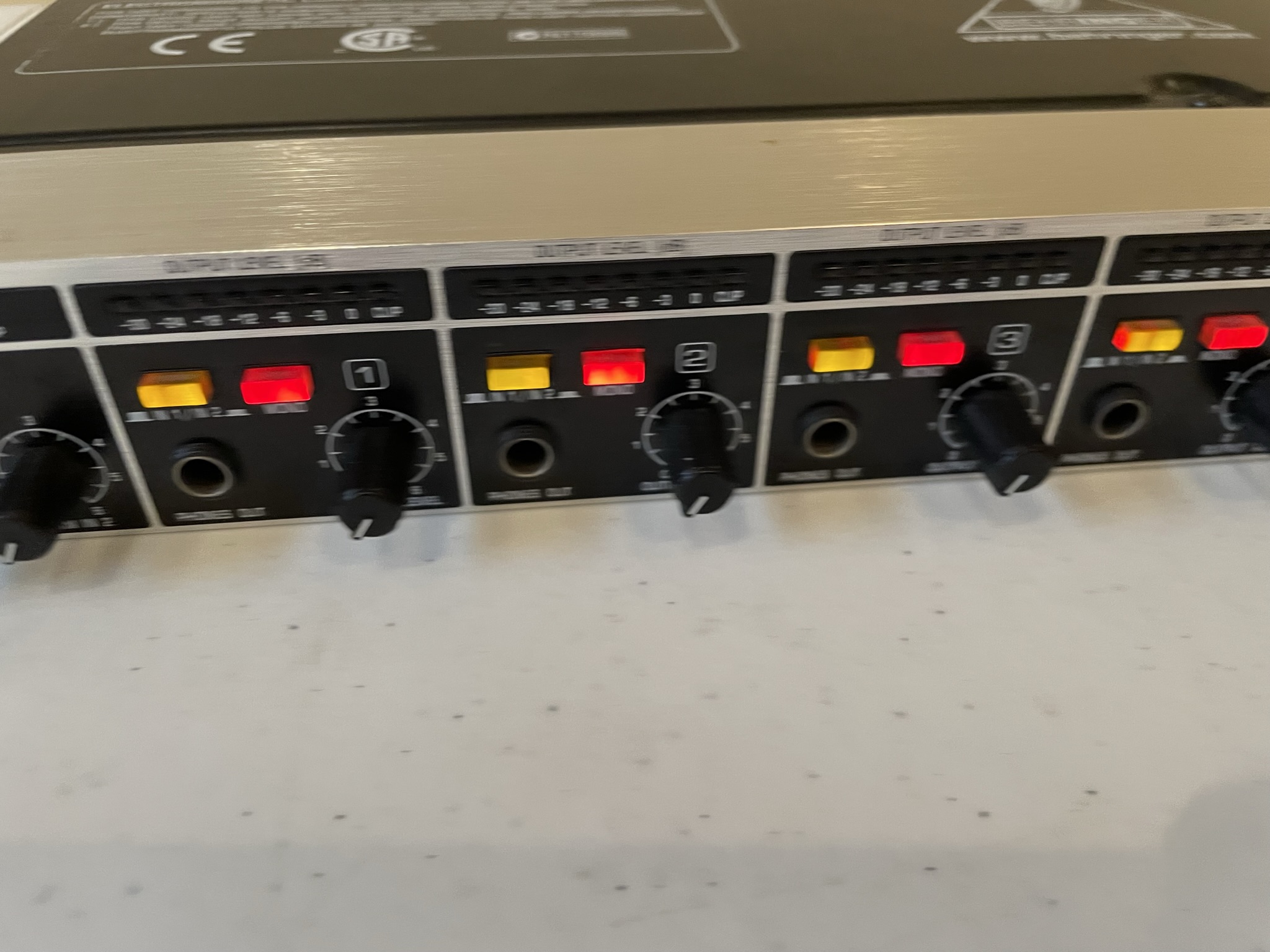 Powerplay Pro-8 HA8000 - Behringer Powerplay Pro-8 HA8000 - Audiofanzine