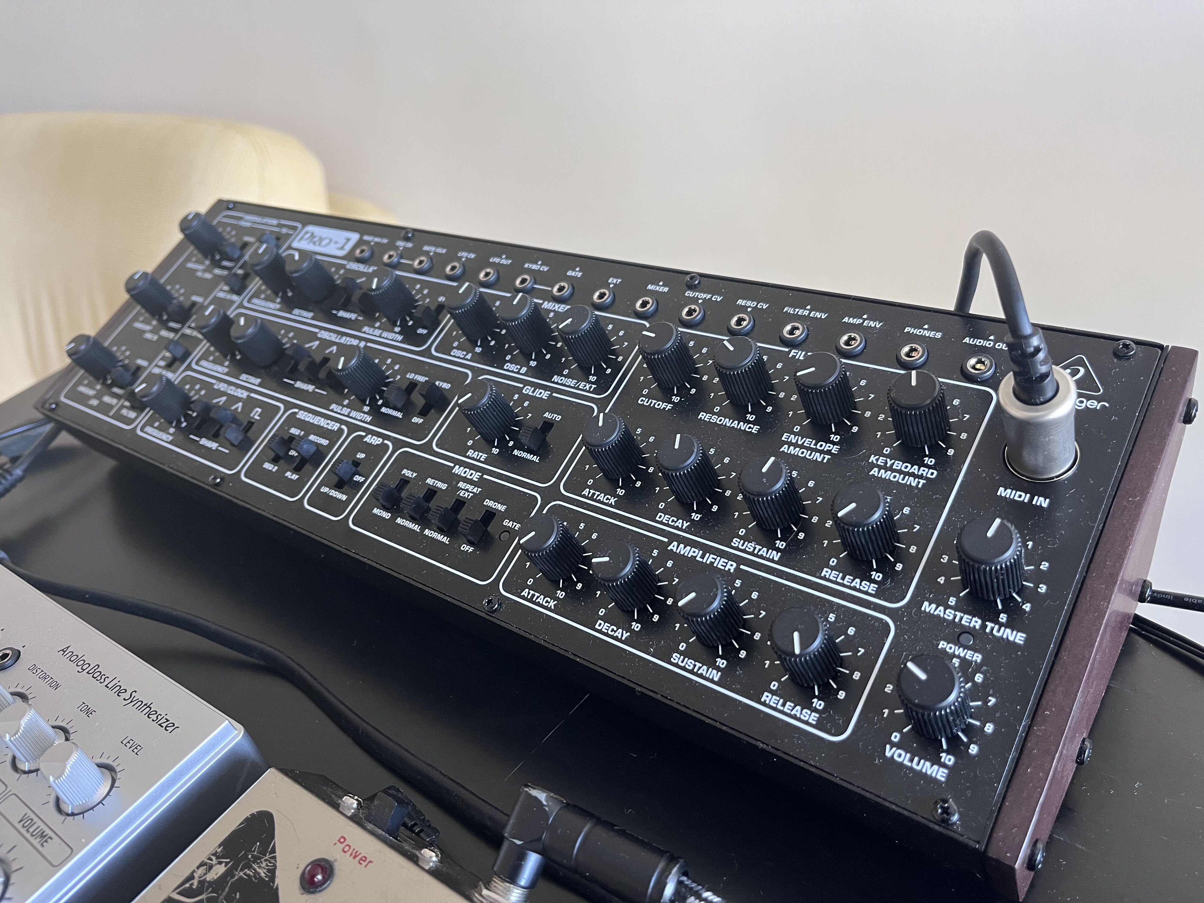 Pro-1 - Behringer Pro-1 - Audiofanzine