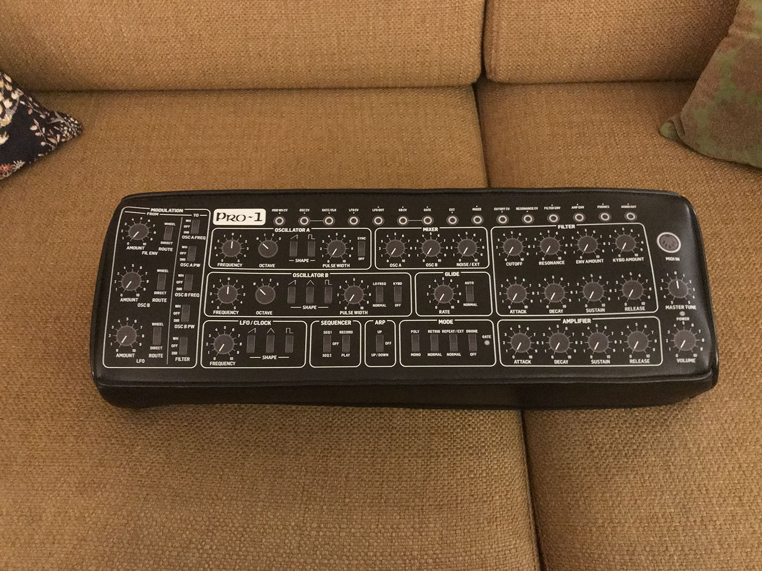 Pro-1 - Behringer Pro-1 - Audiofanzine