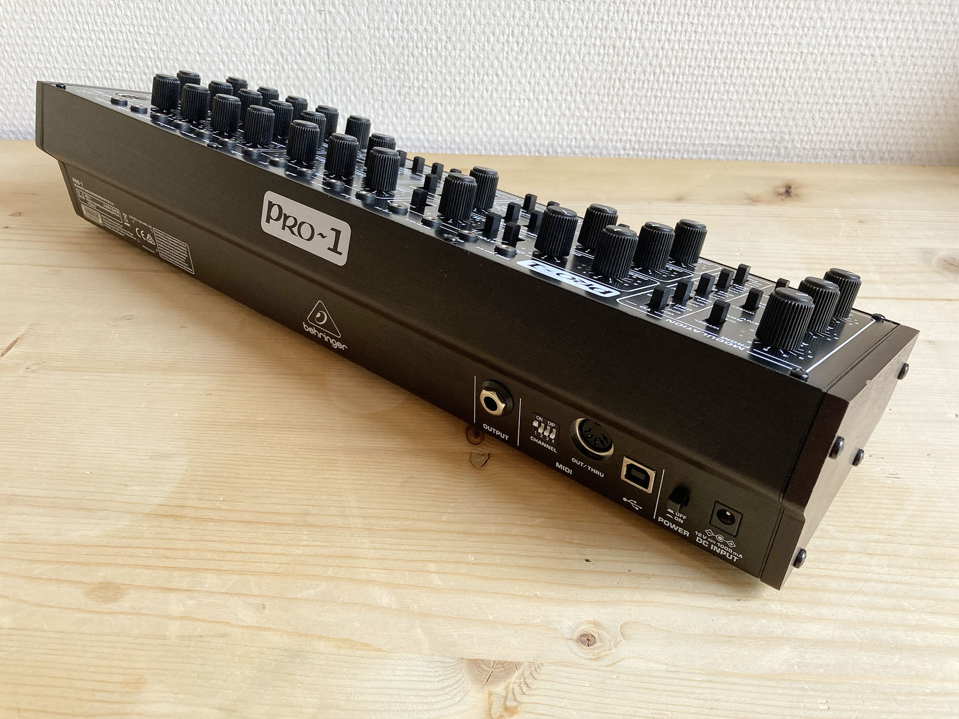 Pro-1 - Behringer Pro-1 - Audiofanzine