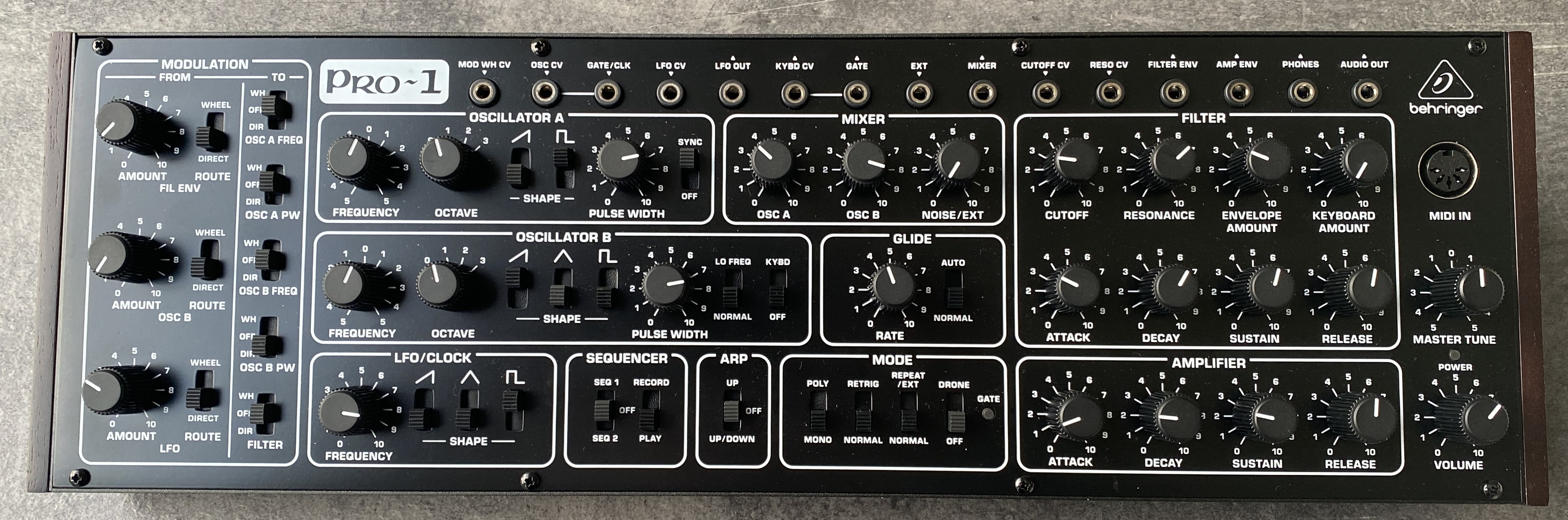 Pro-1 - Behringer Pro-1 - Audiofanzine