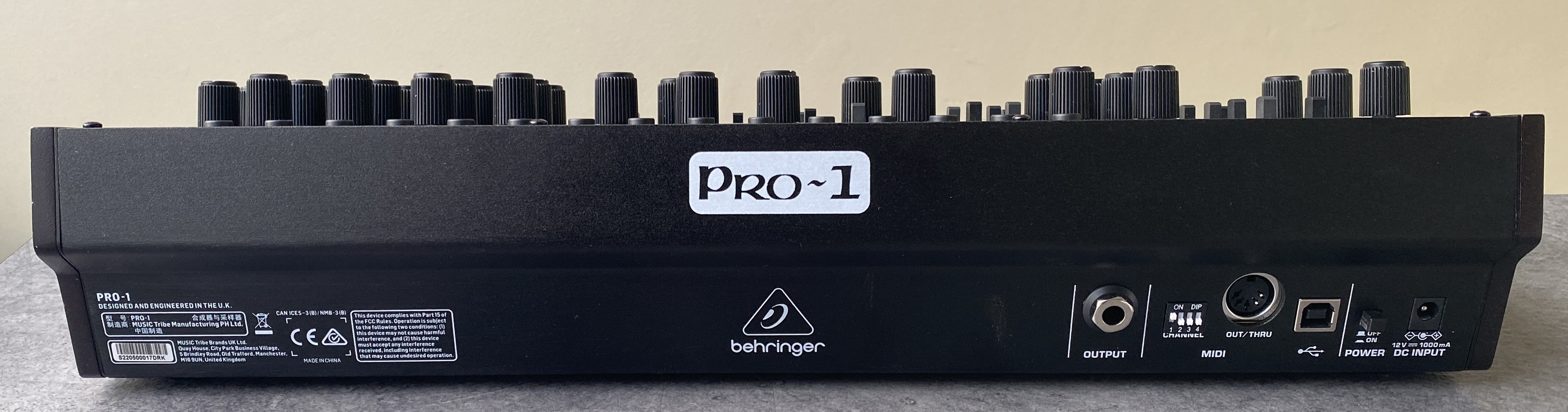 Pro-1 - Behringer Pro-1 - Audiofanzine