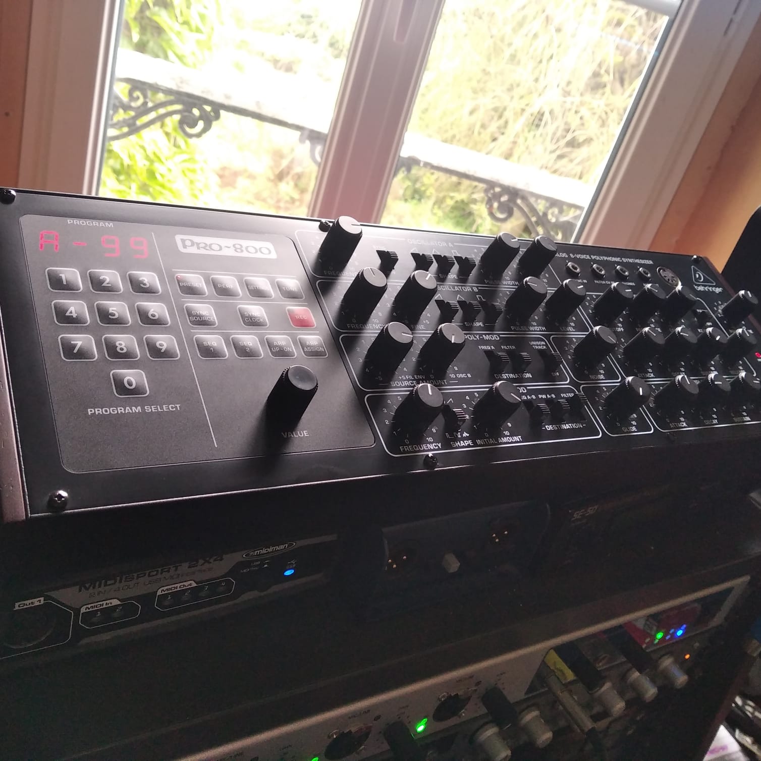Pro-800 - Behringer Pro-800 - Audiofanzine