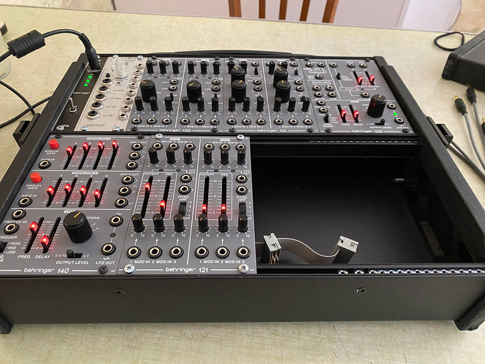 System 100 - Behringer System 100 - Audiofanzine