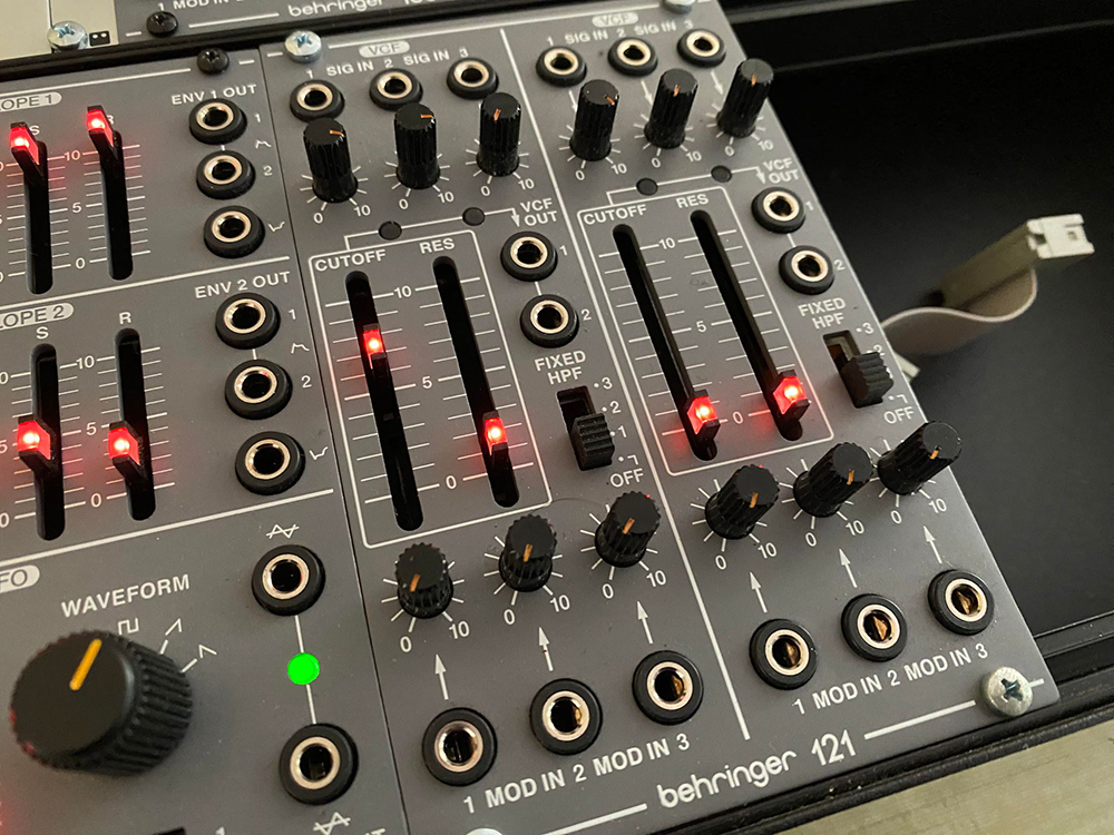 System 100 - Behringer System 100 - Audiofanzine