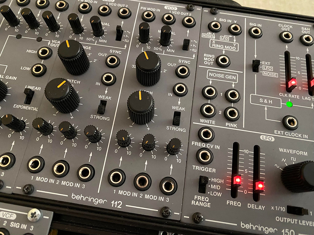 System 100 - Behringer System 100 - Audiofanzine