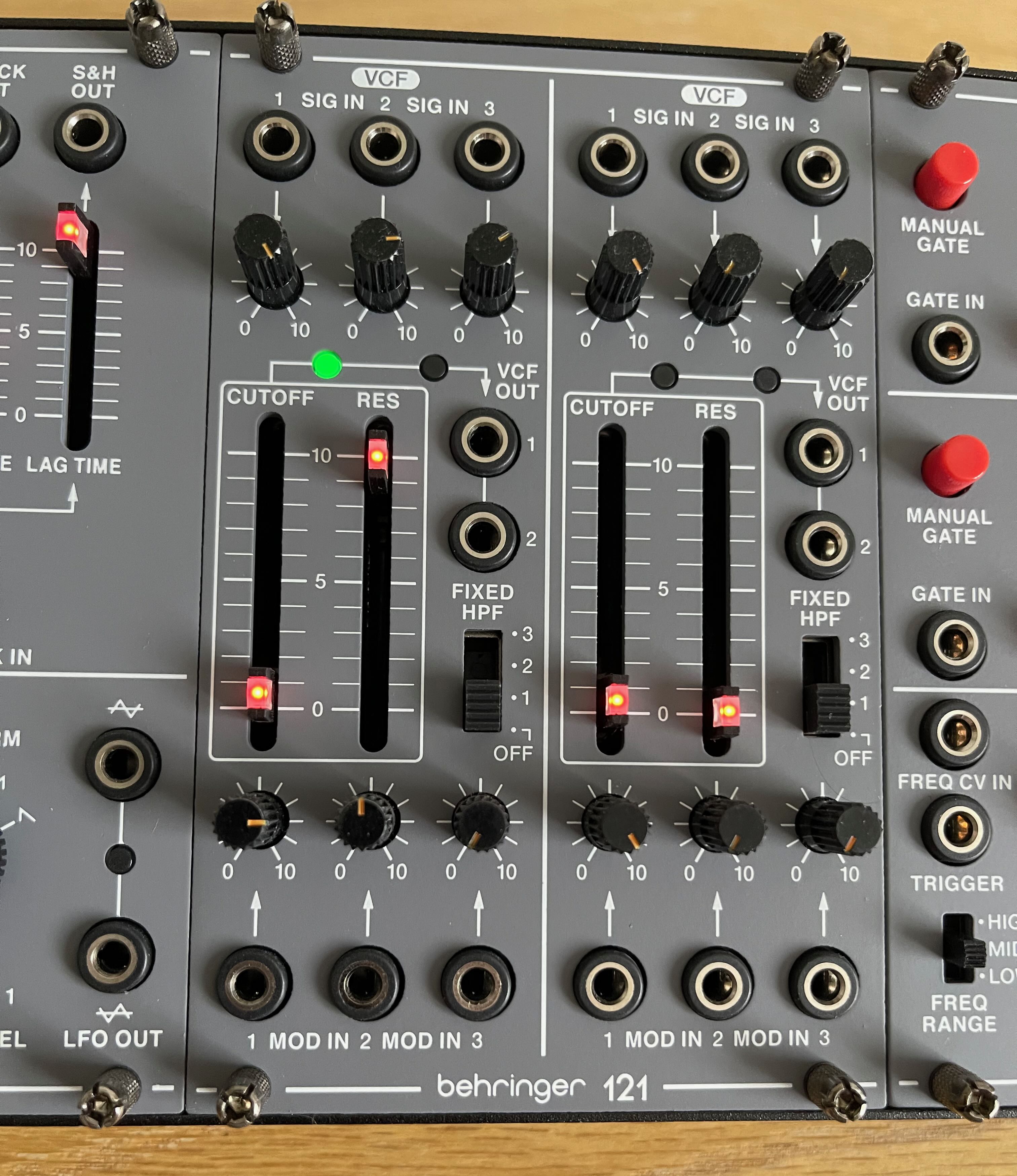 System 100 - Behringer System 100 - Audiofanzine