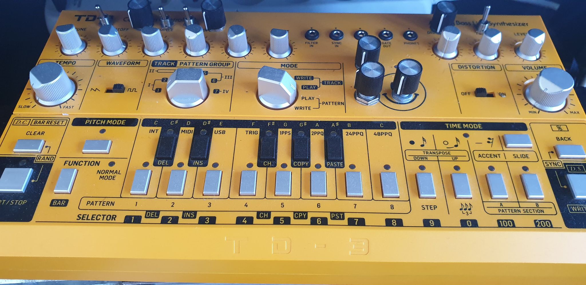 TD-3 - Behringer TD-3 - Audiofanzine