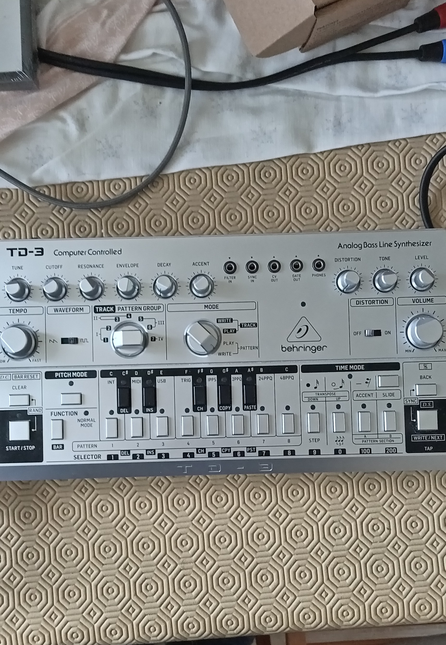 TD-3 - Behringer TD-3 - Audiofanzine