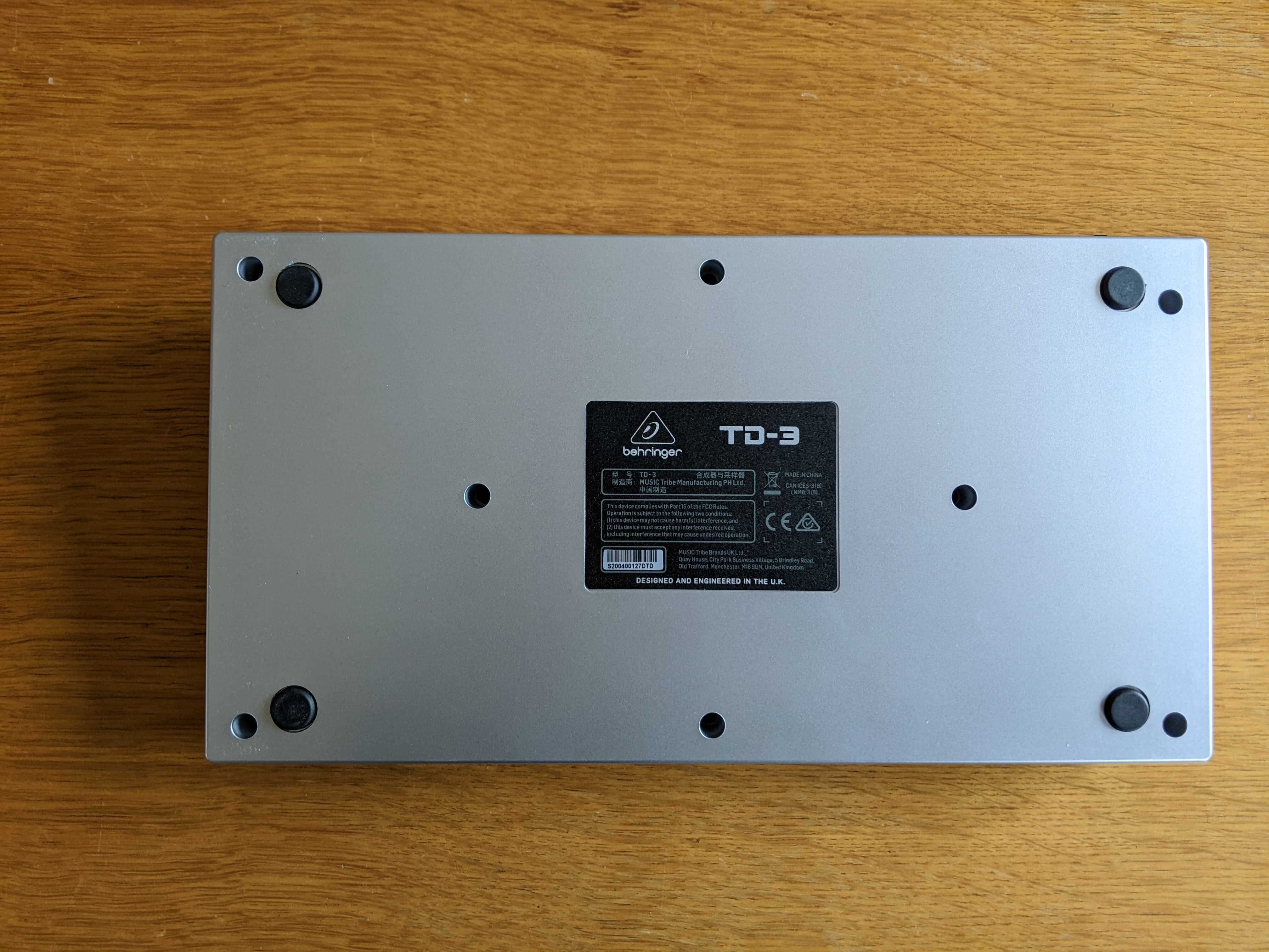 TD-3 - Behringer TD-3 - Audiofanzine