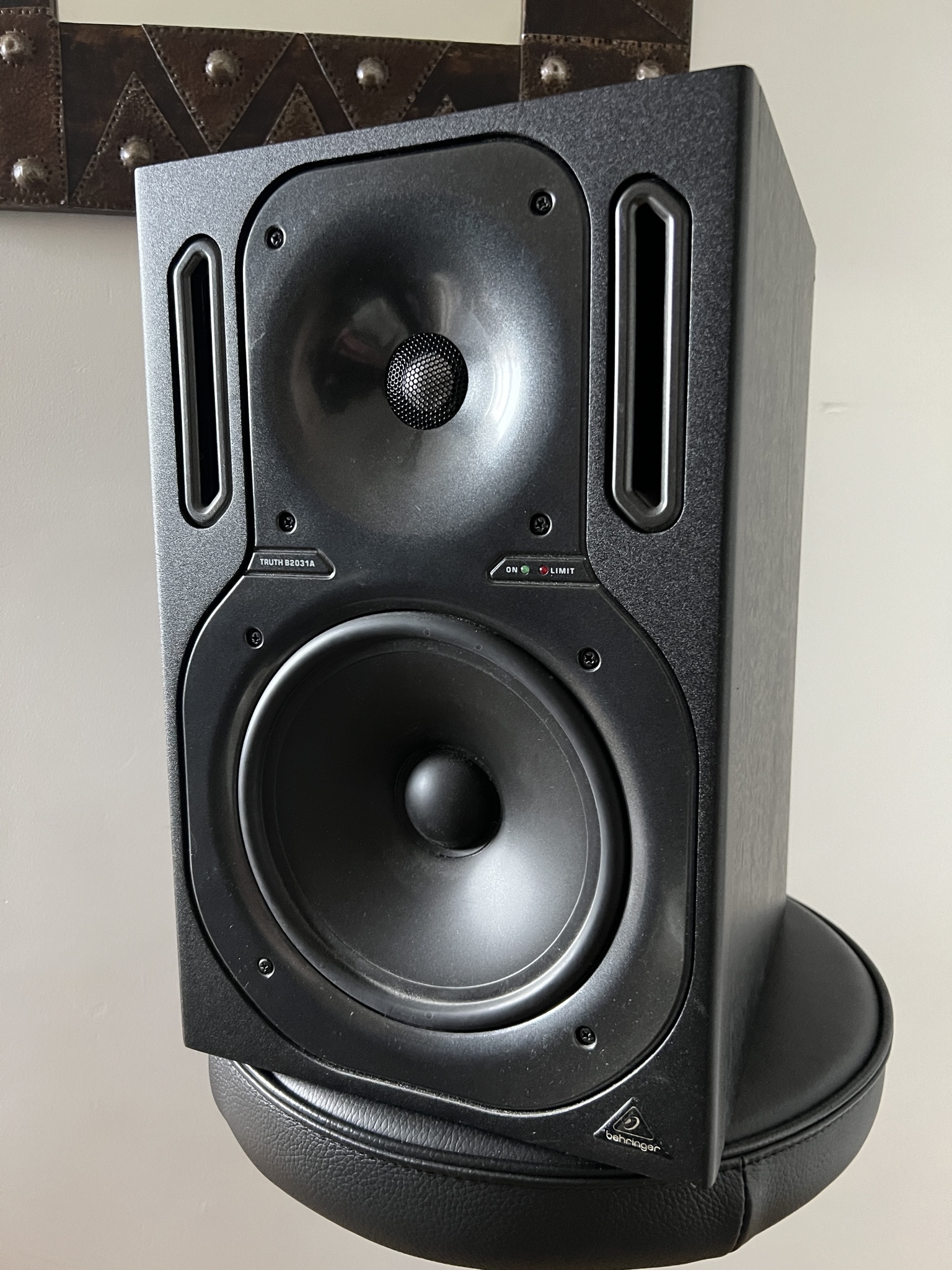 Truth B2031A - Behringer Truth B2031A - Audiofanzine