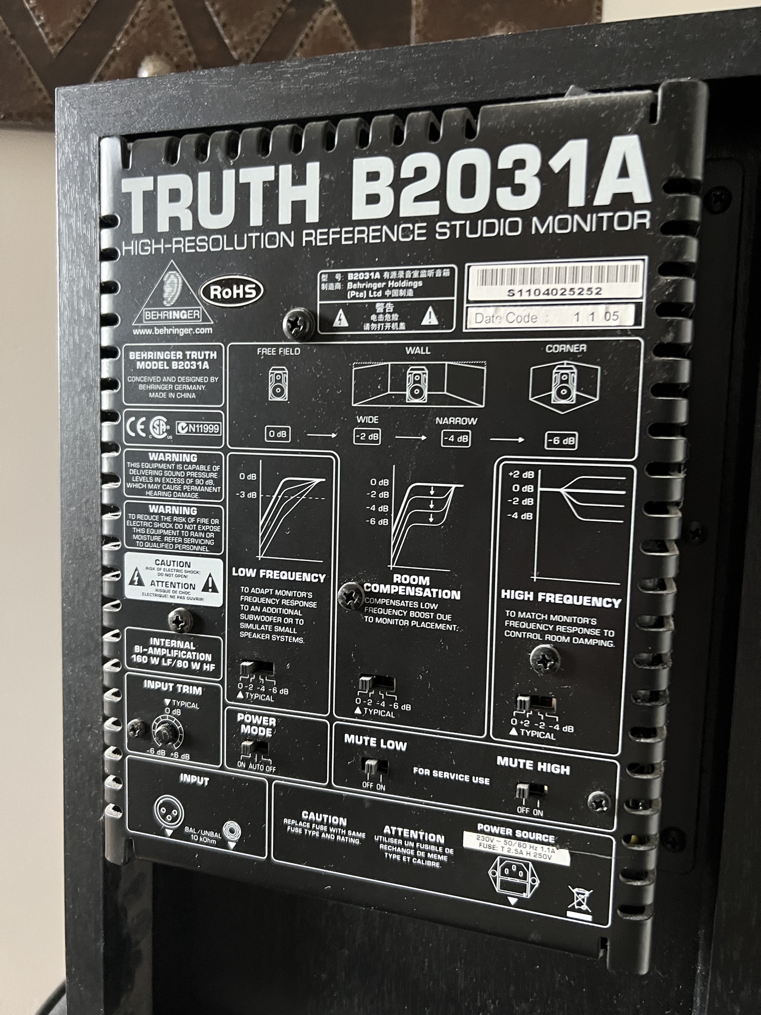Truth B2031A - Behringer Truth B2031A - Audiofanzine