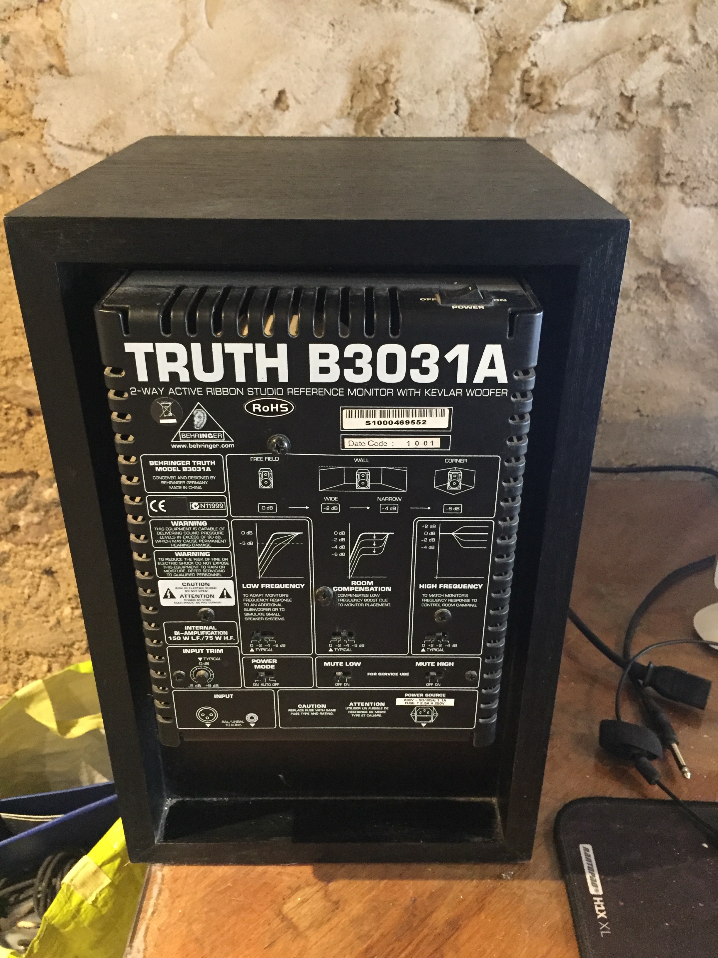 TRUTH B3031A - Behringer Truth B3031A - Audiofanzine