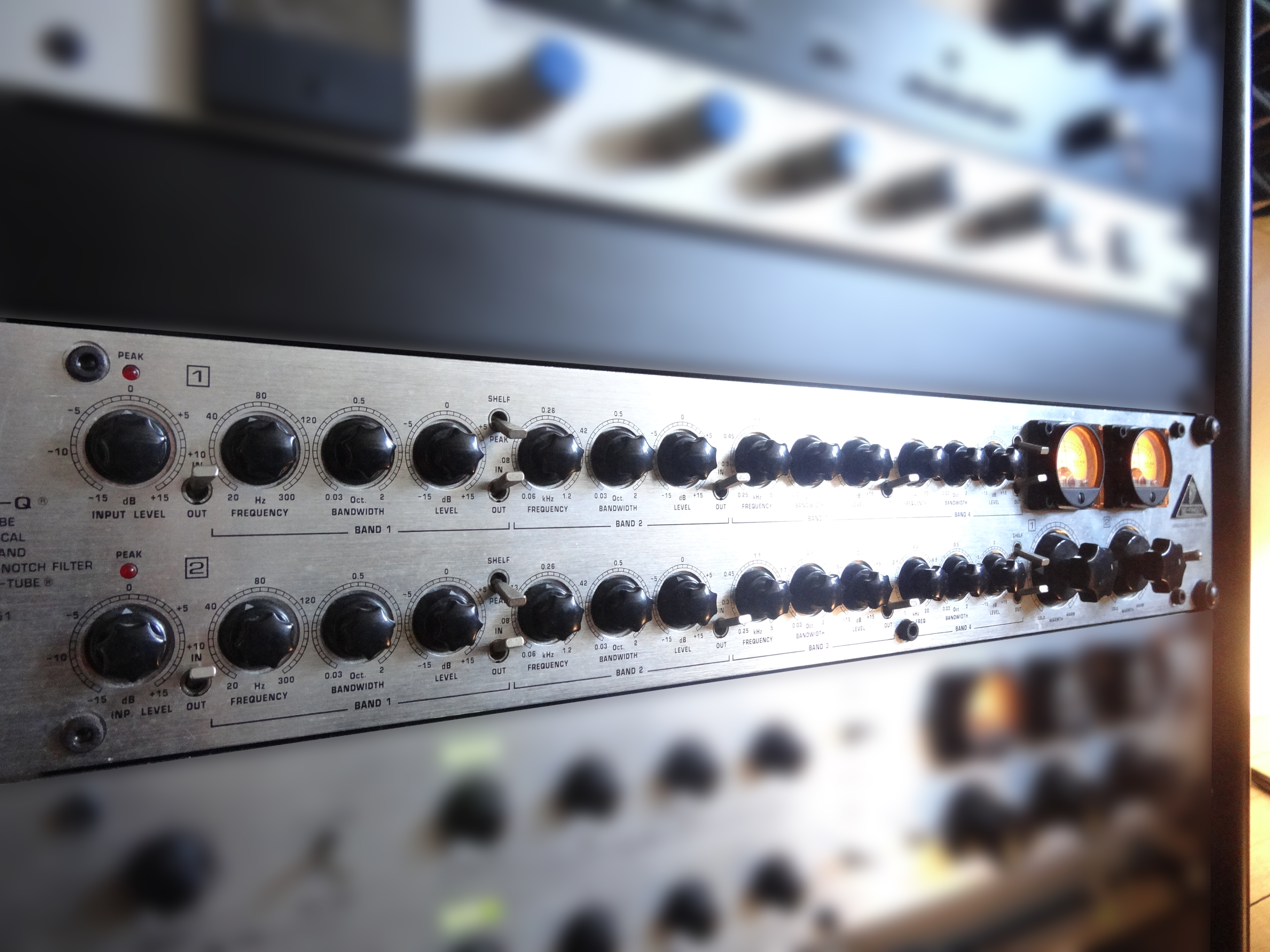 TUBE ULTRA-Q T1951 - Behringer Tube Ultra-Q T1951 - Audiofanzine