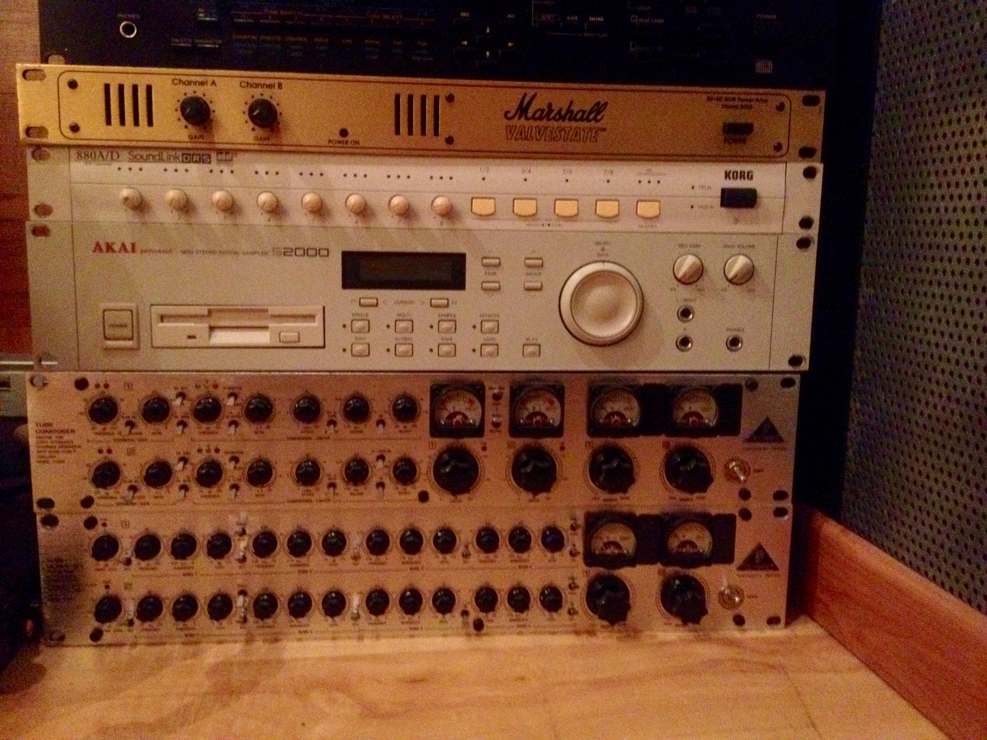 TUBE ULTRA-Q T1951 - Behringer Tube Ultra-Q T1951 - Audiofanzine