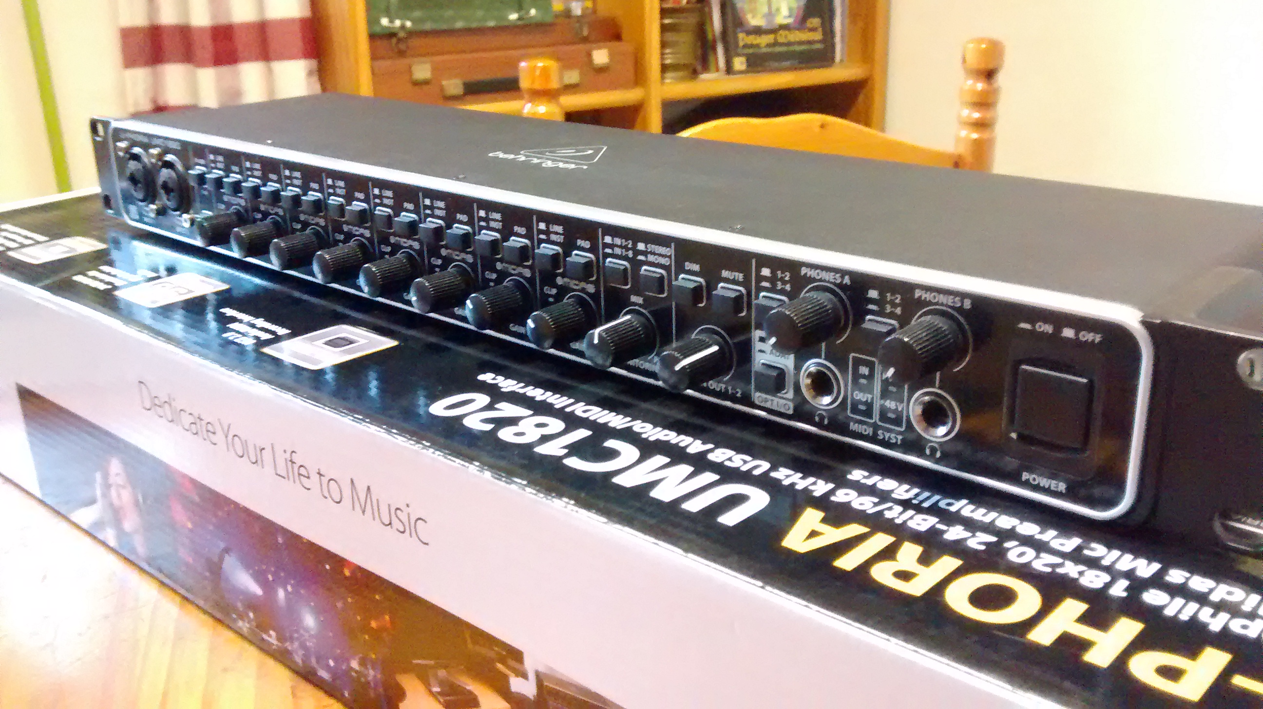 U-PHORIA UMC1820 - Behringer U-Phoria UMC1820 - Audiofanzine