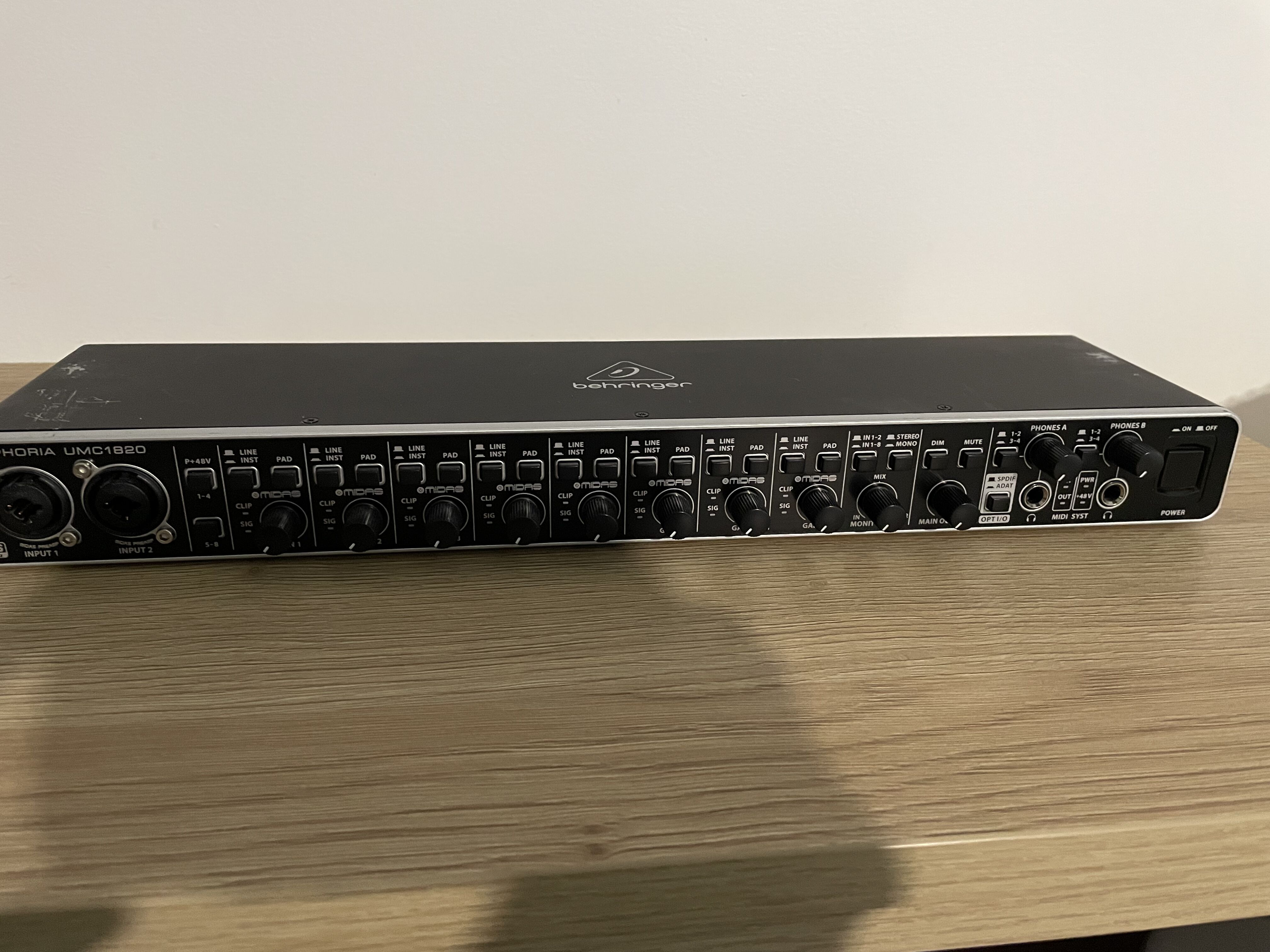 U-Phoria UMC1820 - Behringer U-Phoria UMC1820 - Audiofanzine