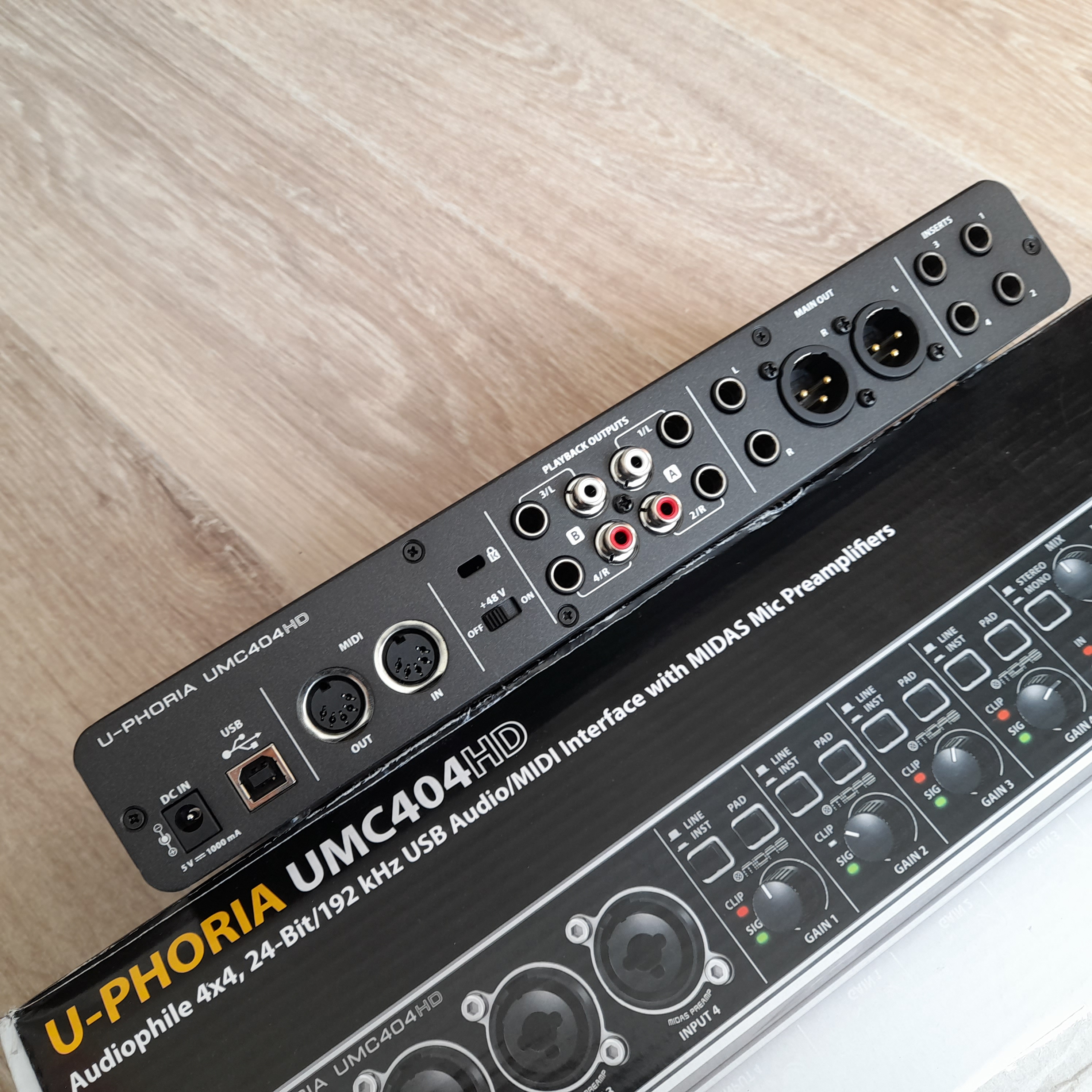 U-Phoria UMC404HD - Behringer U-Phoria UMC404HD - Audiofanzine