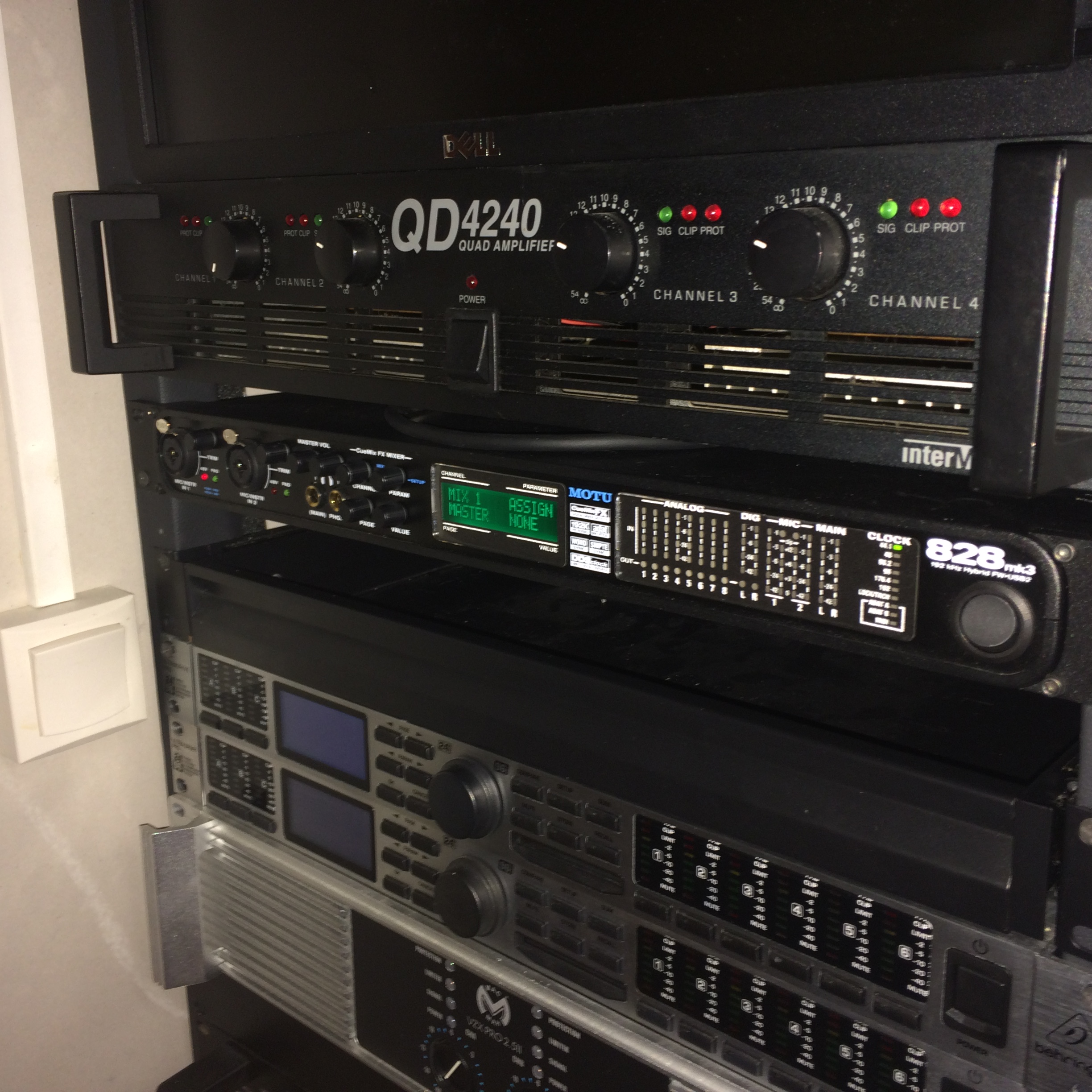 ULTRA-DRIVE PRO DCX2496 - Behringer Ultra-Drive Pro DCX2496 - Audiofanzine