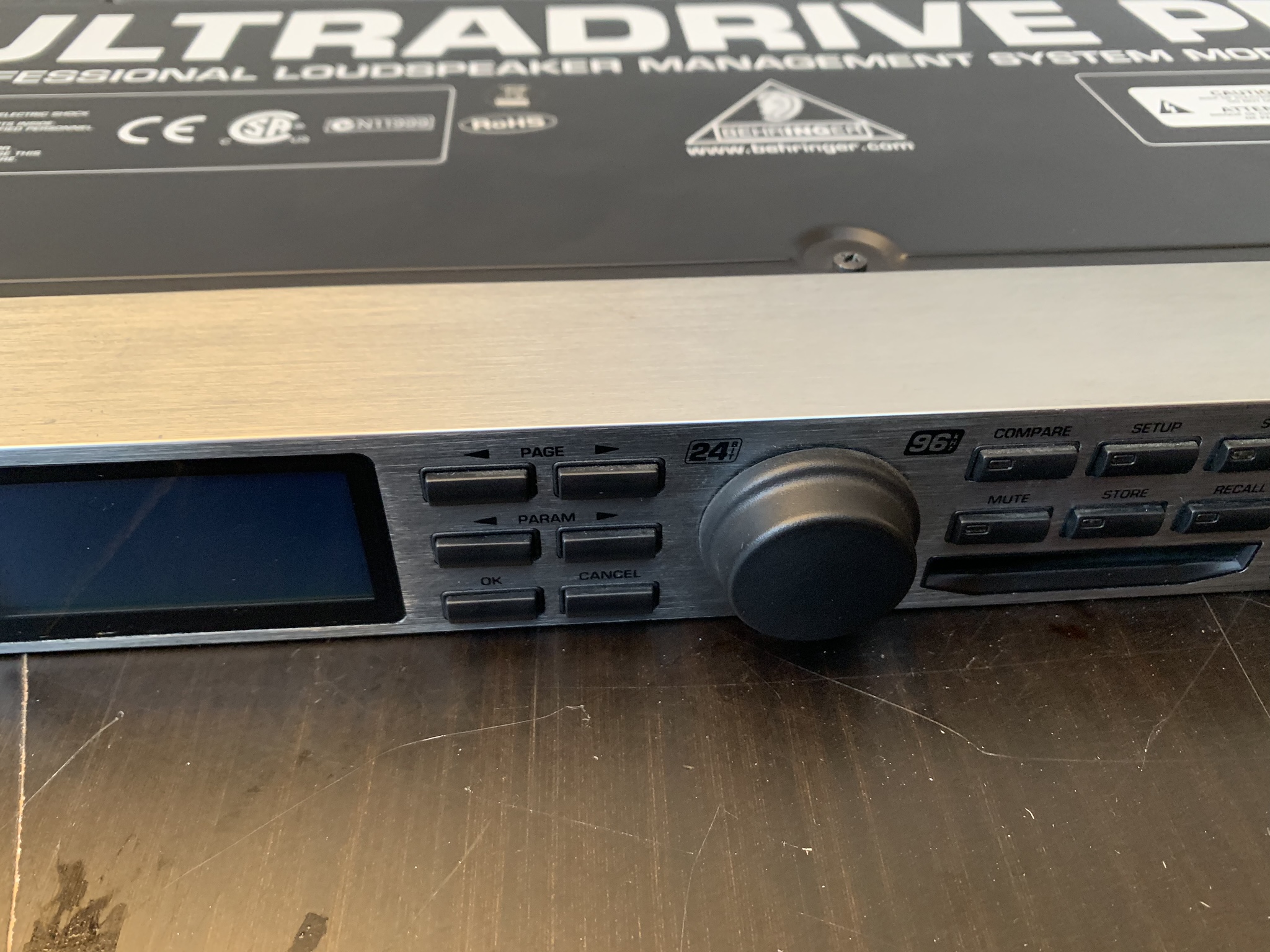 Ultra-Drive Pro DCX2496 - Behringer Ultra-Drive Pro DCX2496 - Audiofanzine