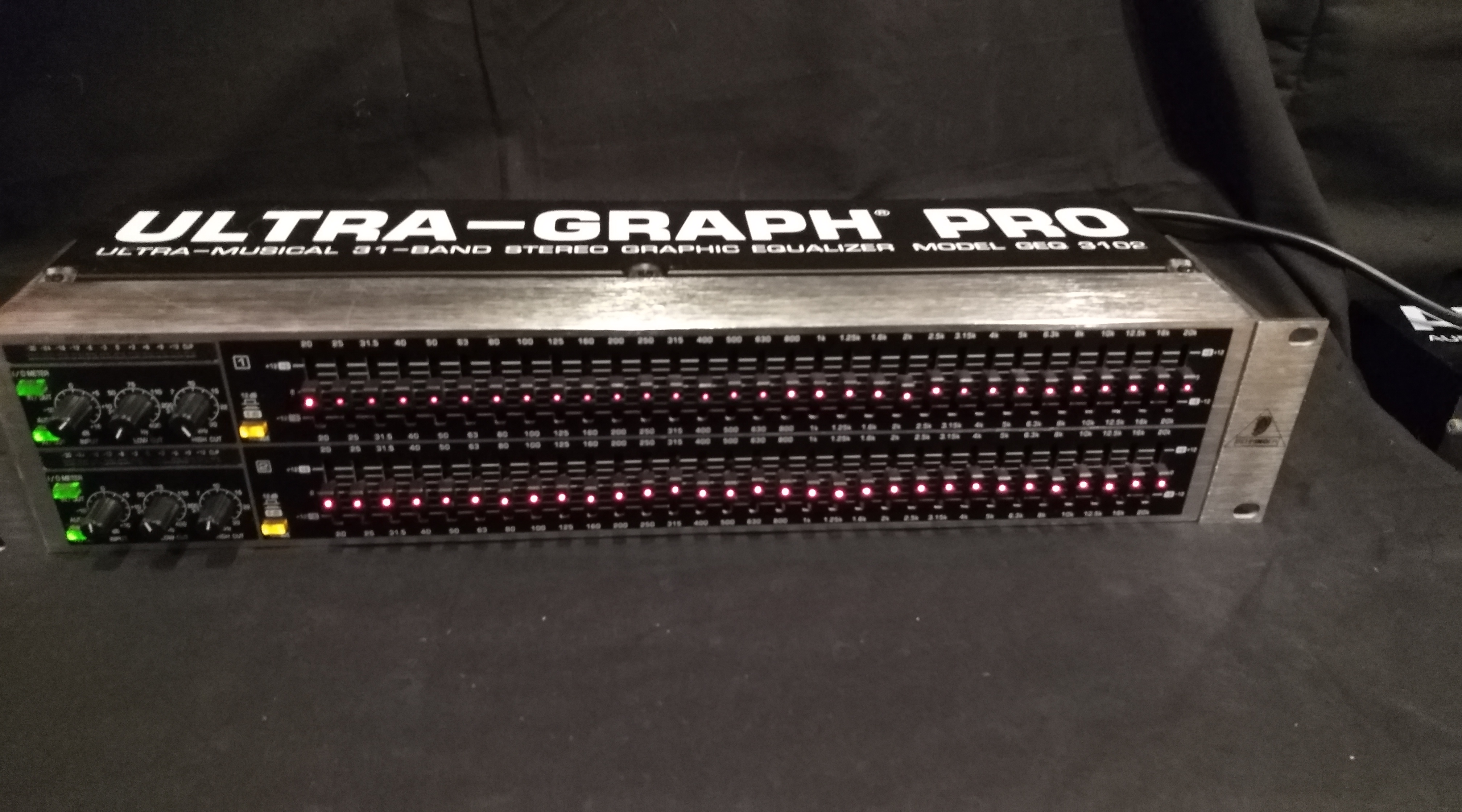 Ultra-Graph Pro GEQ3102 - Behringer Ultra-Graph Pro GEQ3102 - Audiofanzine