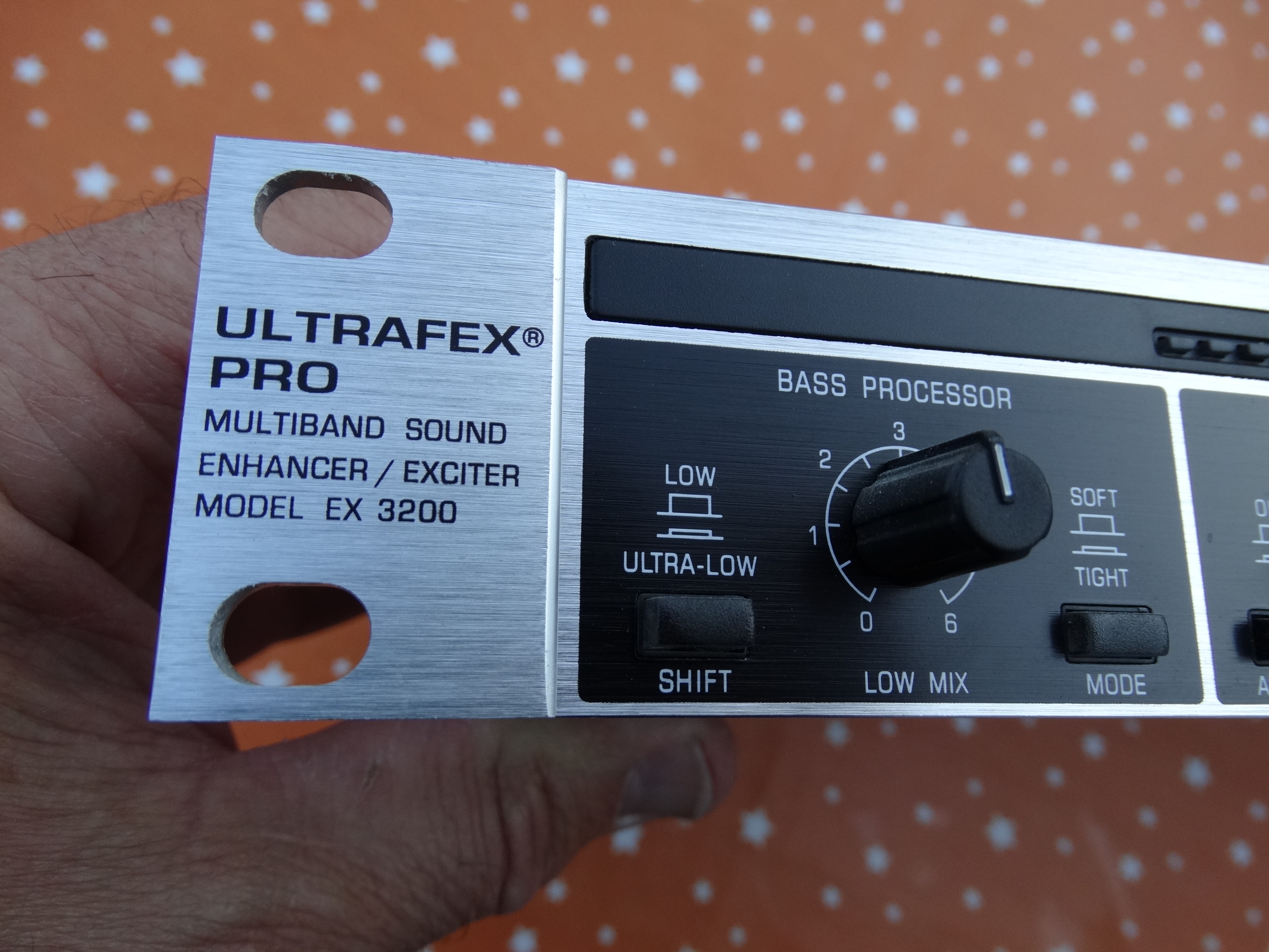 UltraFex Pro EX3200 - Behringer UltraFex Pro EX3200 - Audiofanzine
