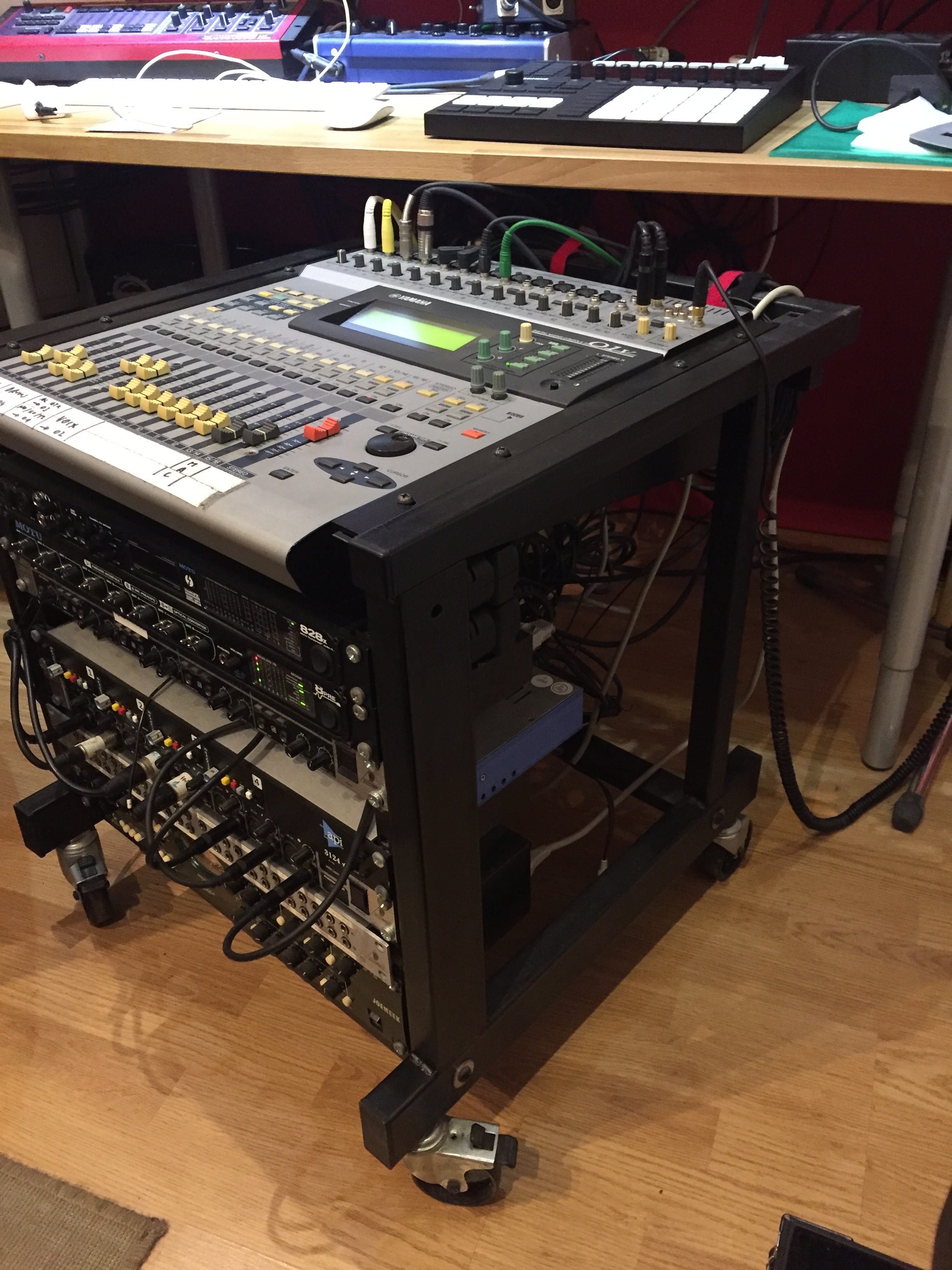 Ultragain Pro-8 Digital ADA8000 Behringer - Audiofanzine