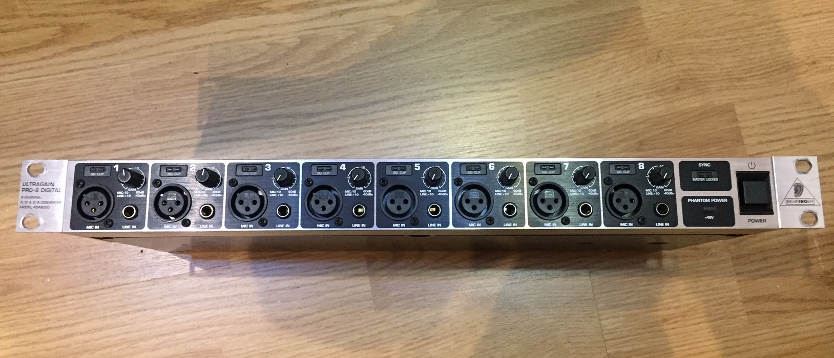 Ultragain Pro-8 Digital ADA8000 Behringer - Audiofanzine