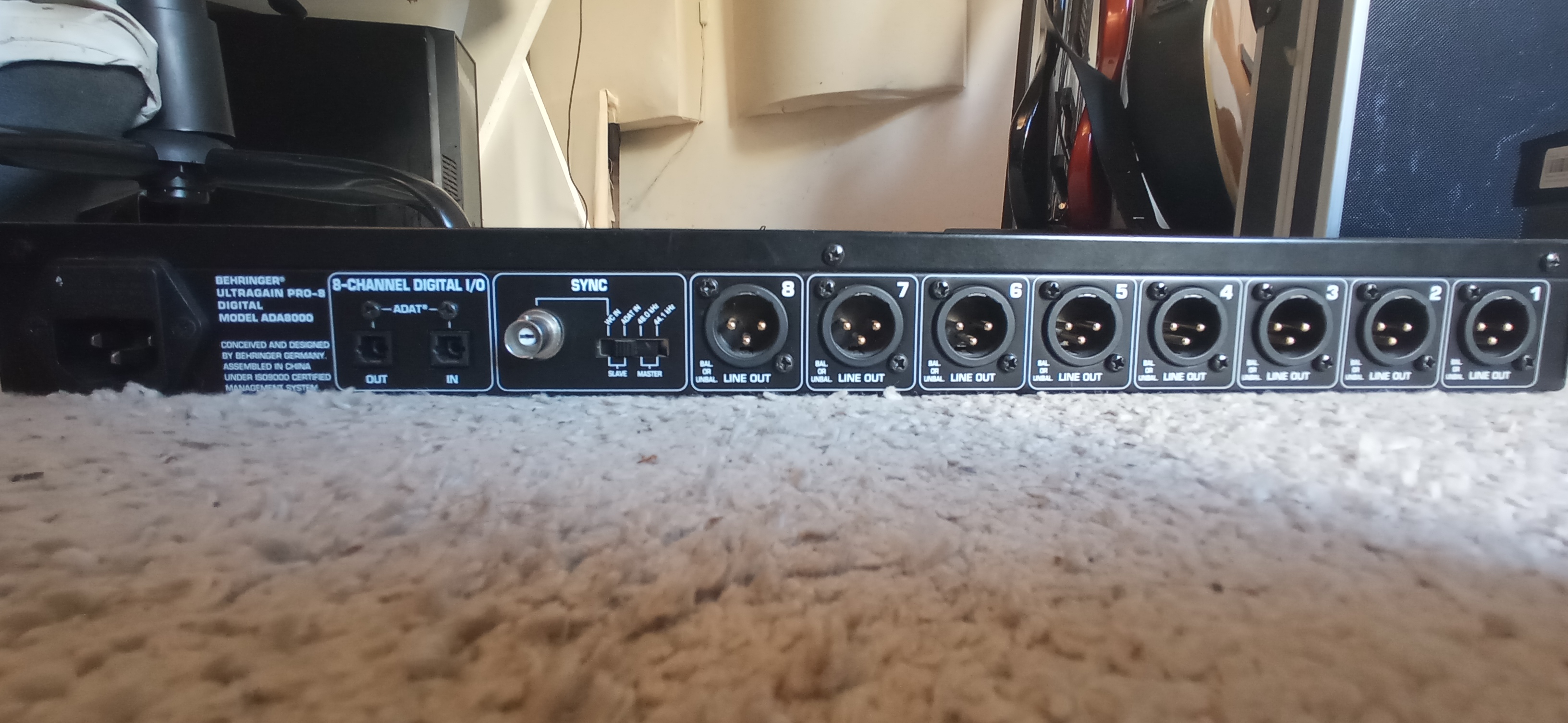Ultragain Pro-8 Digital ADA8000 Behringer - Audiofanzine