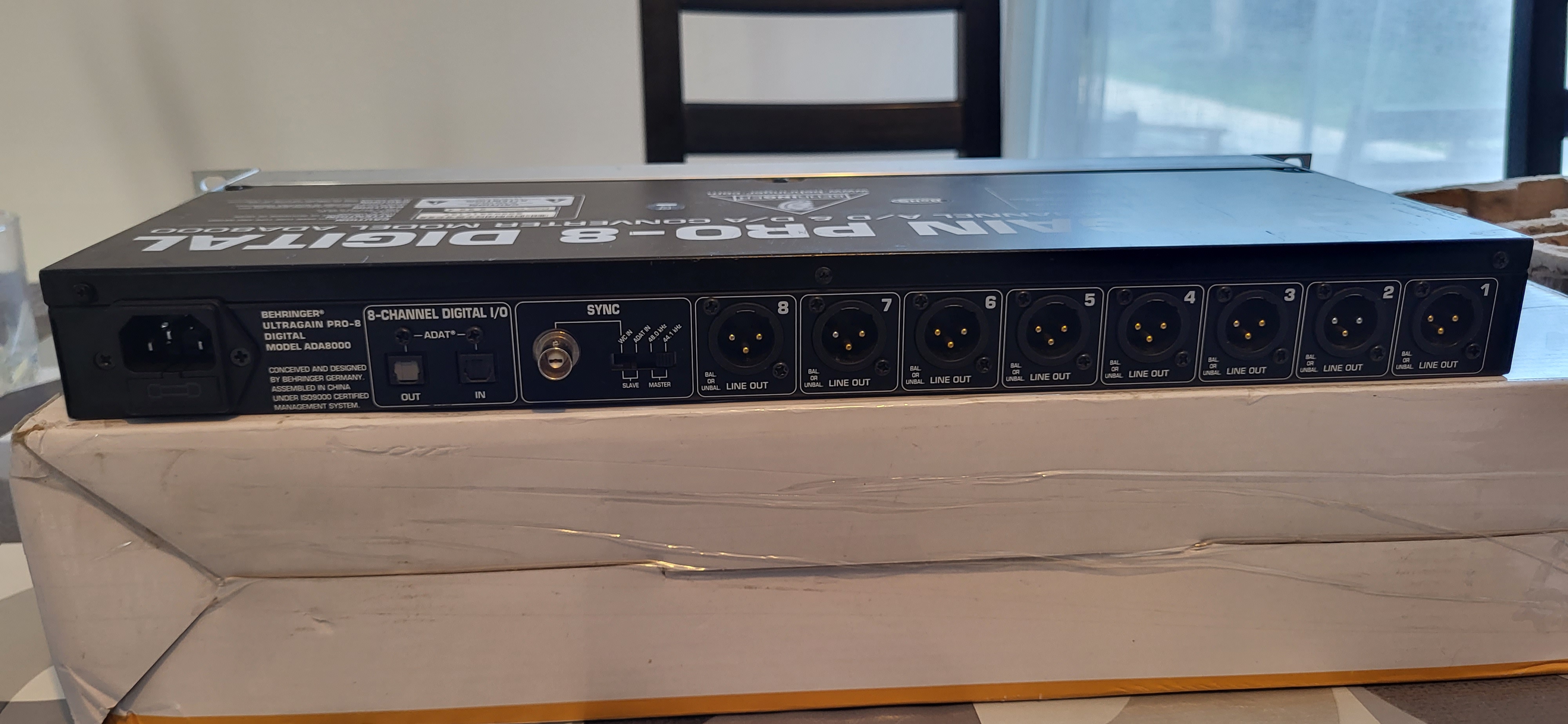 Ultragain Pro-8 Digital ADA8000 Behringer - Audiofanzine