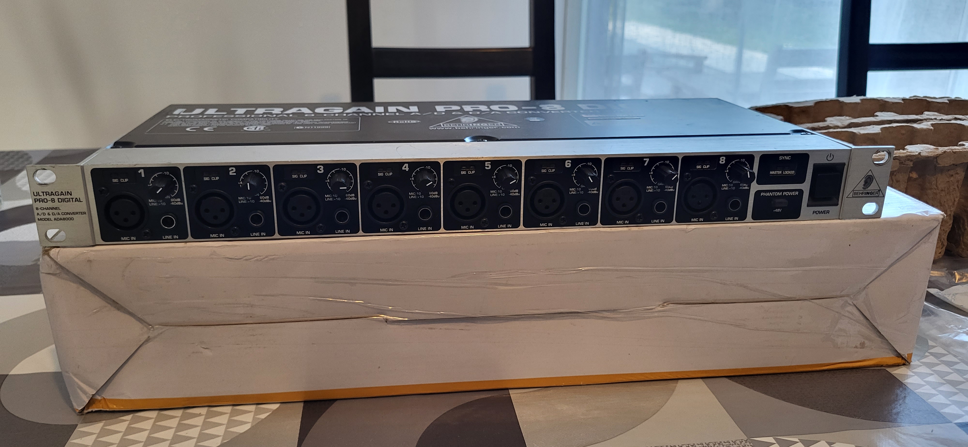 Ultragain Pro-8 Digital ADA8000 Behringer - Audiofanzine