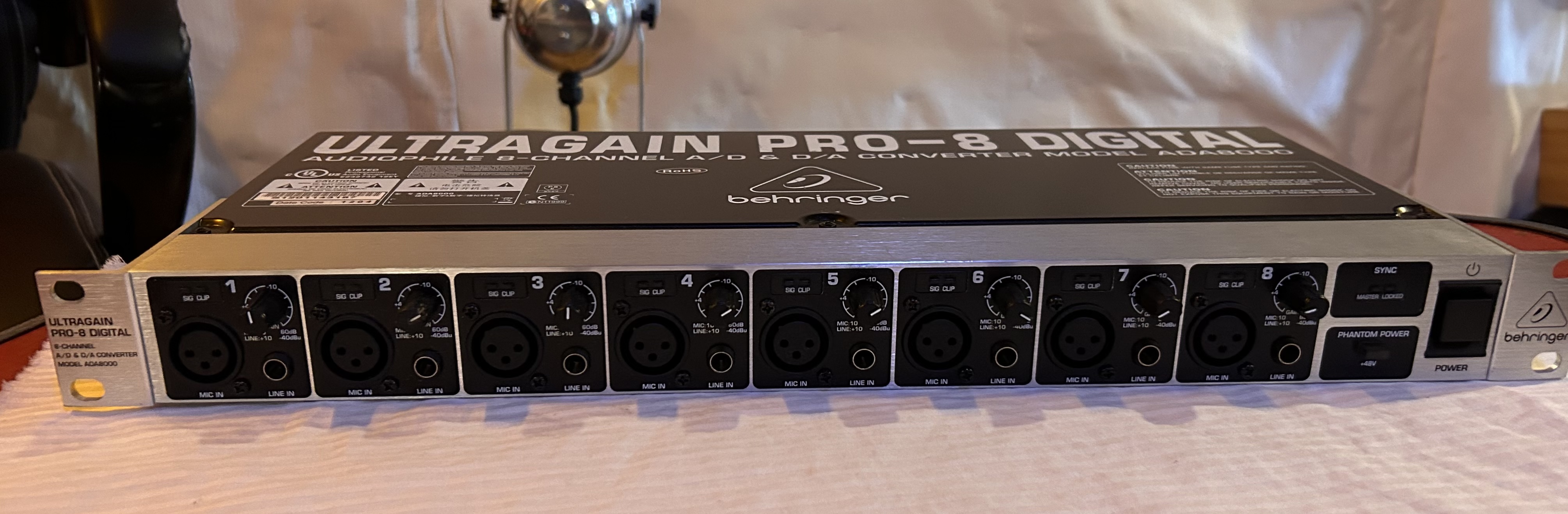 Ultragain Pro-8 Digital ADA8000 Behringer - Audiofanzine
