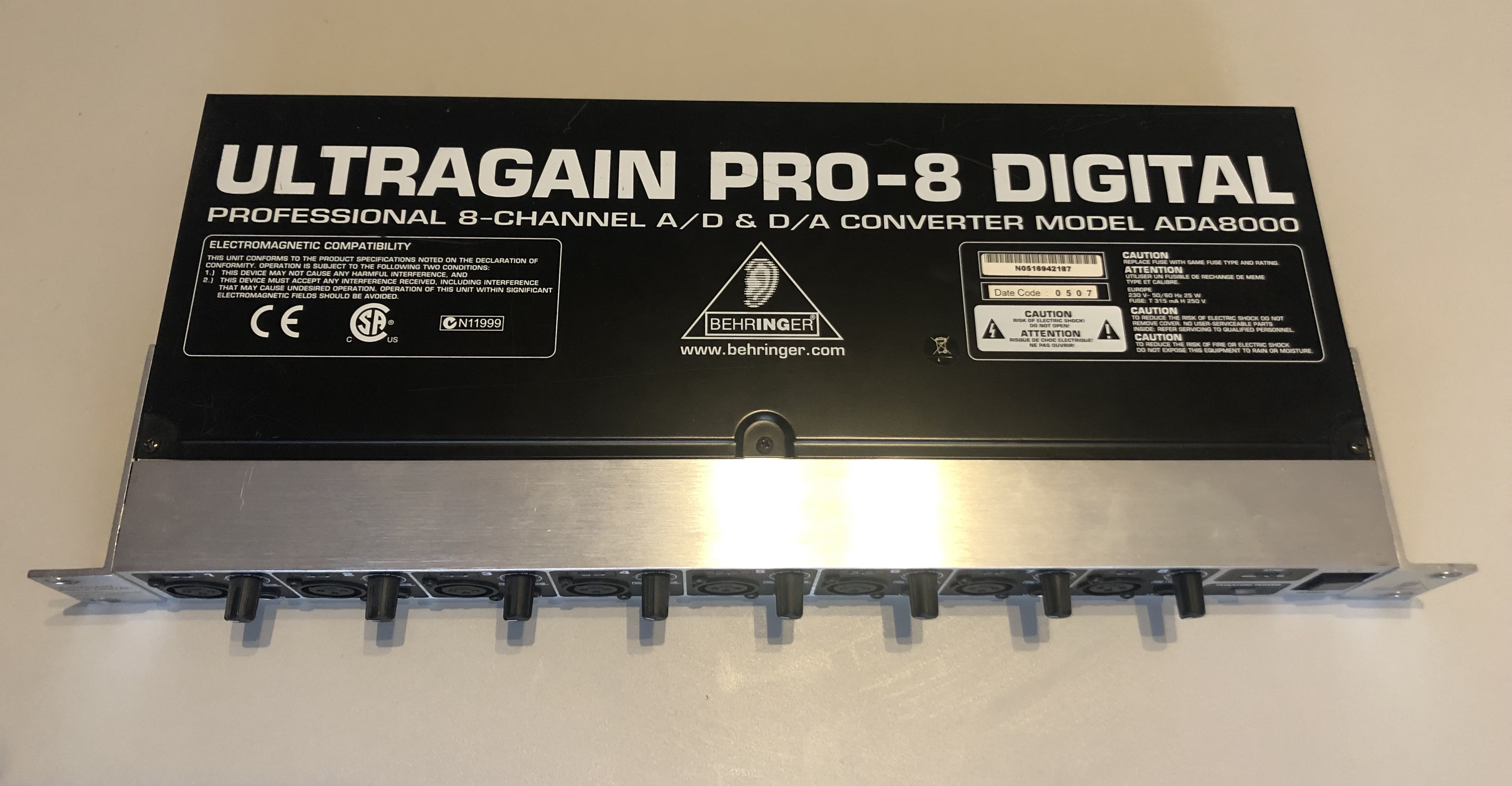 Ultragain Pro-8 Digital ADA8000 Behringer - Audiofanzine