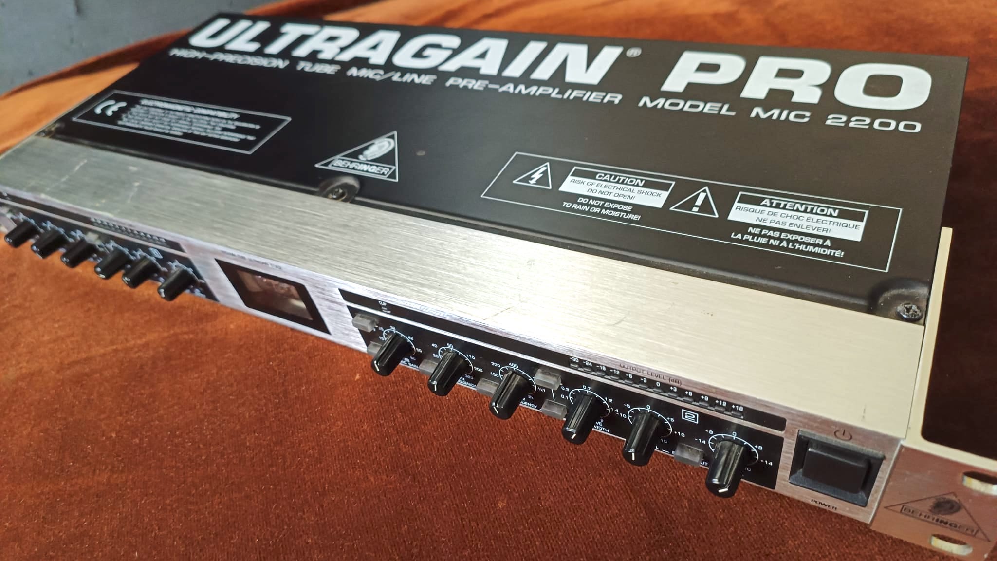 Ultragain Pro MIC2200 - Behringer Ultragain Pro MIC2200 - Audiofanzine