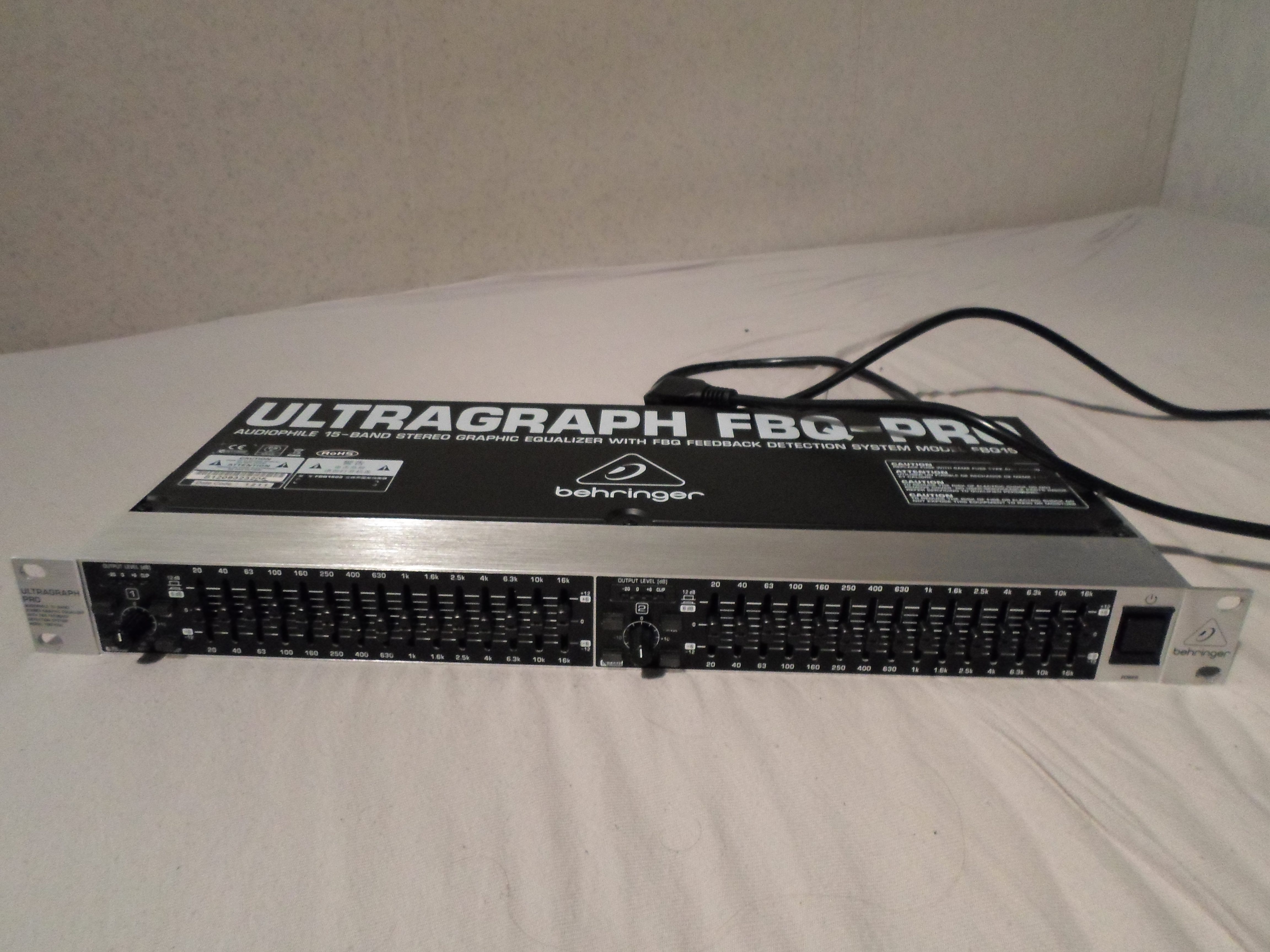 Photo Behringer Ultragraph Pro FBQ1502 : Behringer ultragraph pro ...