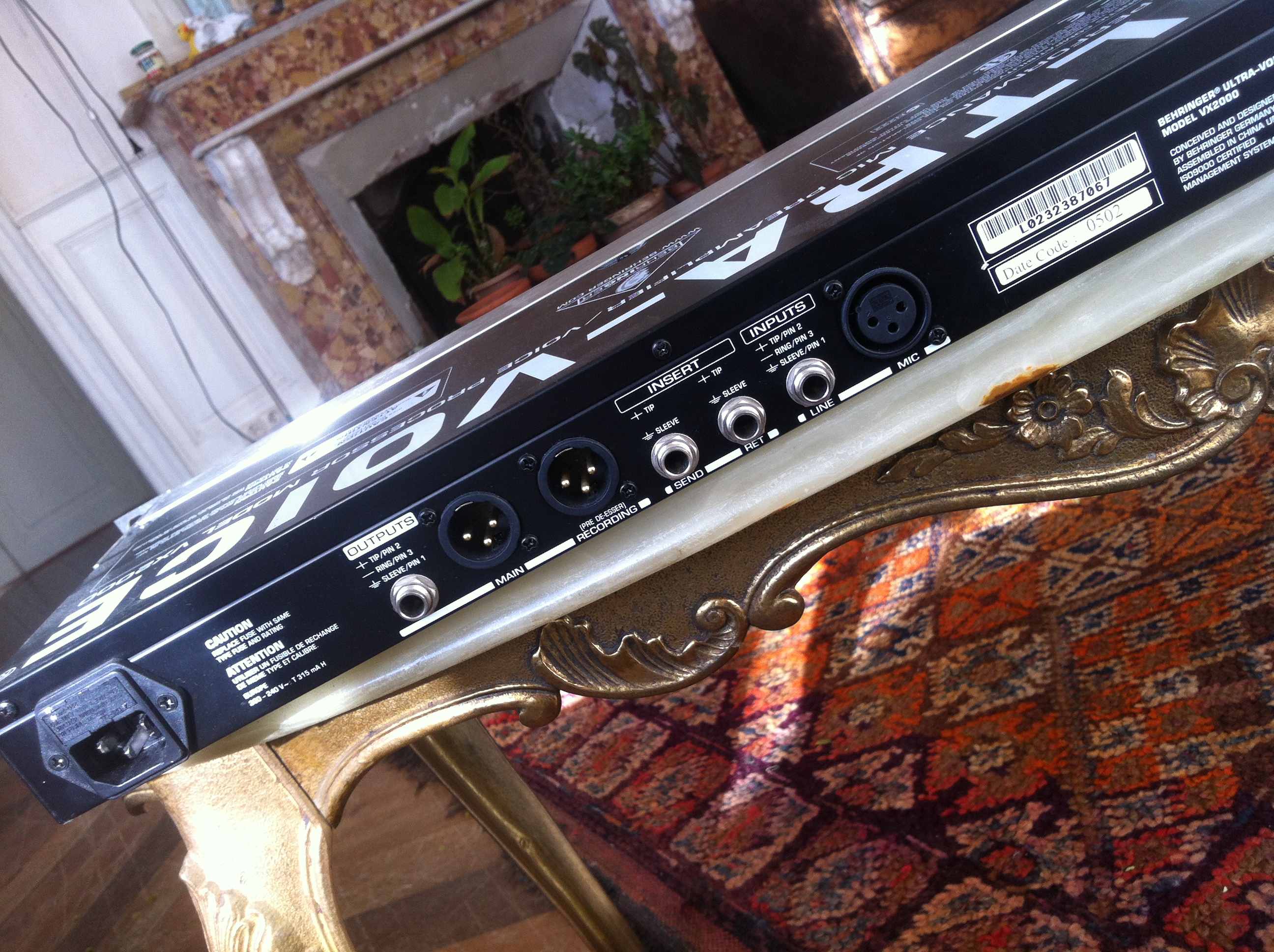 ULTRAVOICE VX2000 - Behringer UltraVoice VX2000 - Audiofanzine