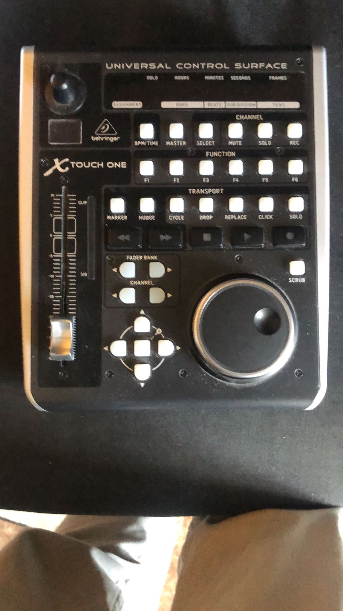 X-Touch One - Behringer X-Touch One - Audiofanzine