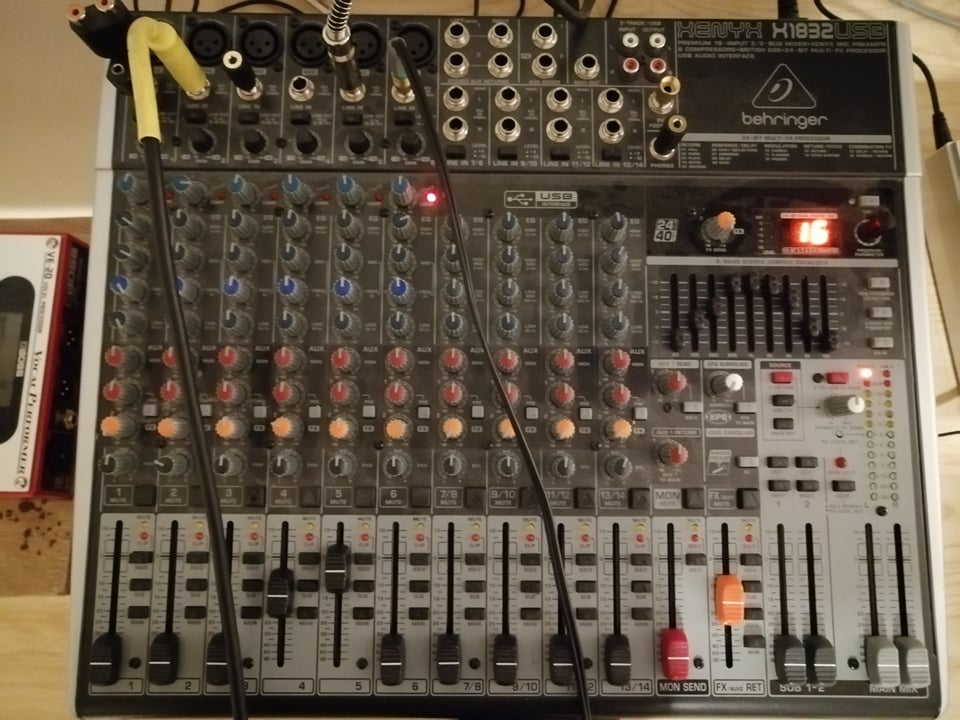 Xenyx X1832USB - Behringer Xenyx X1832USB - Audiofanzine