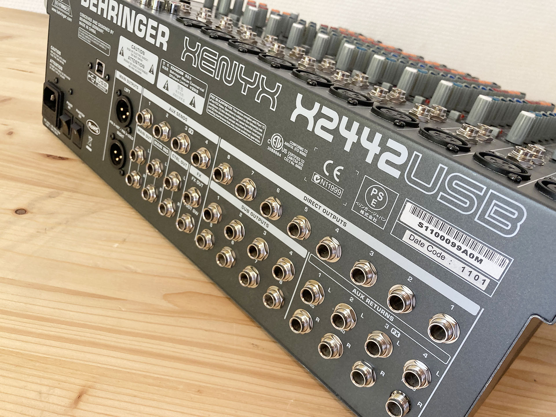 Xenyx X2442USB - Behringer Xenyx X2442USB - Audiofanzine